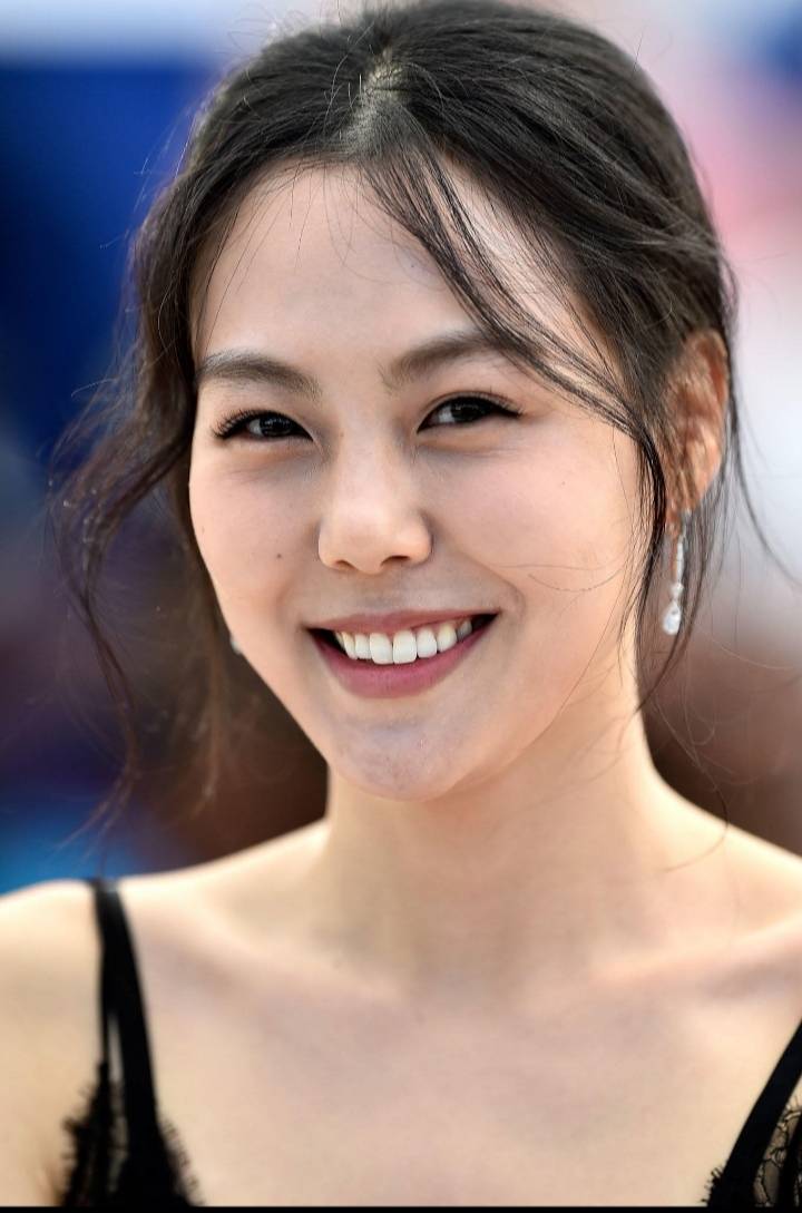 Kim Min-hee deserves more attention here | Scrolller
