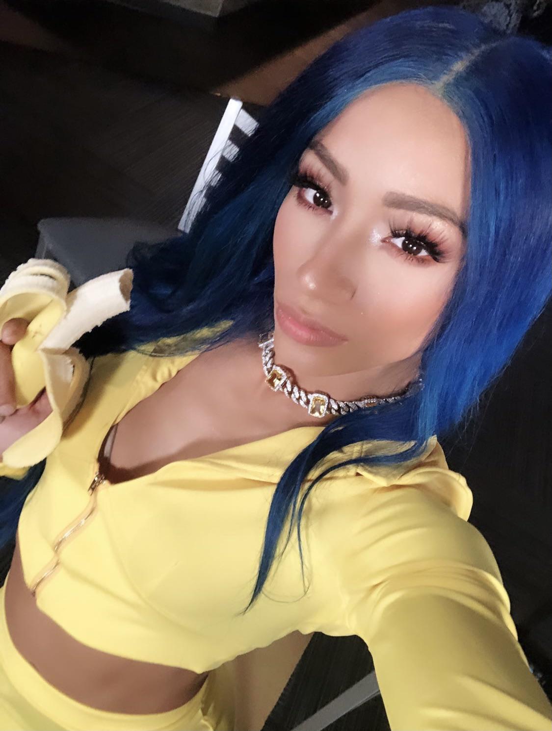 Kinda Wanna See Her Deepthroat That Banana 👀🍌 Scrolller