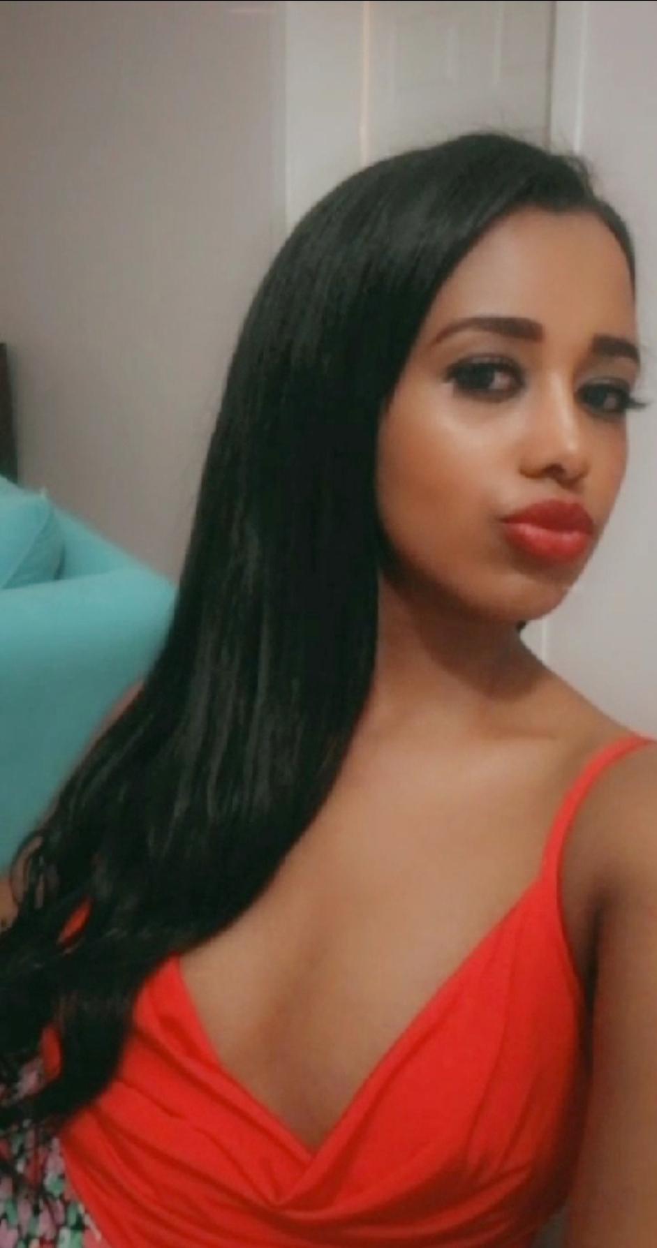 Kiss kiss | Scrolller