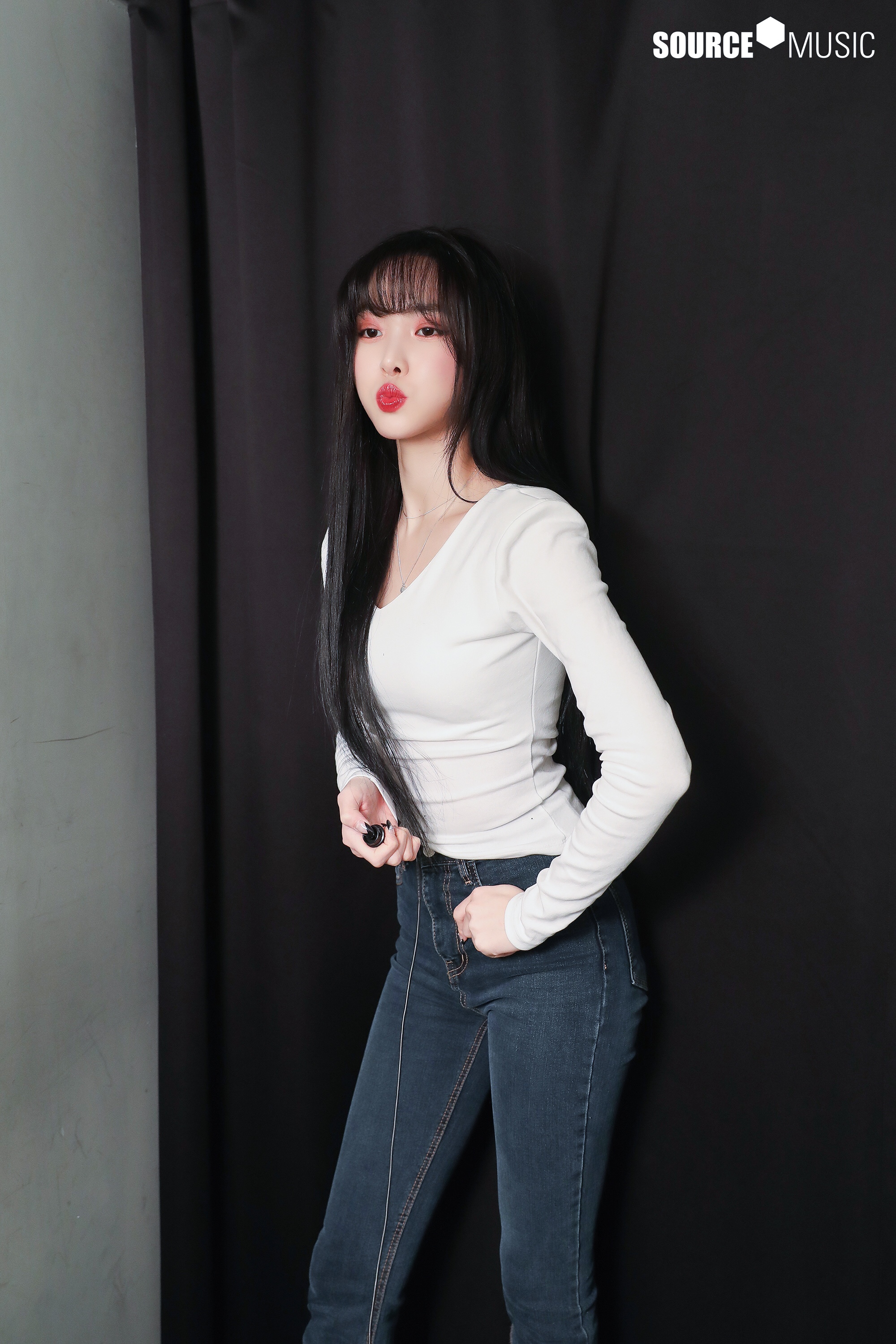 Kissy Yuju! | Scrolller