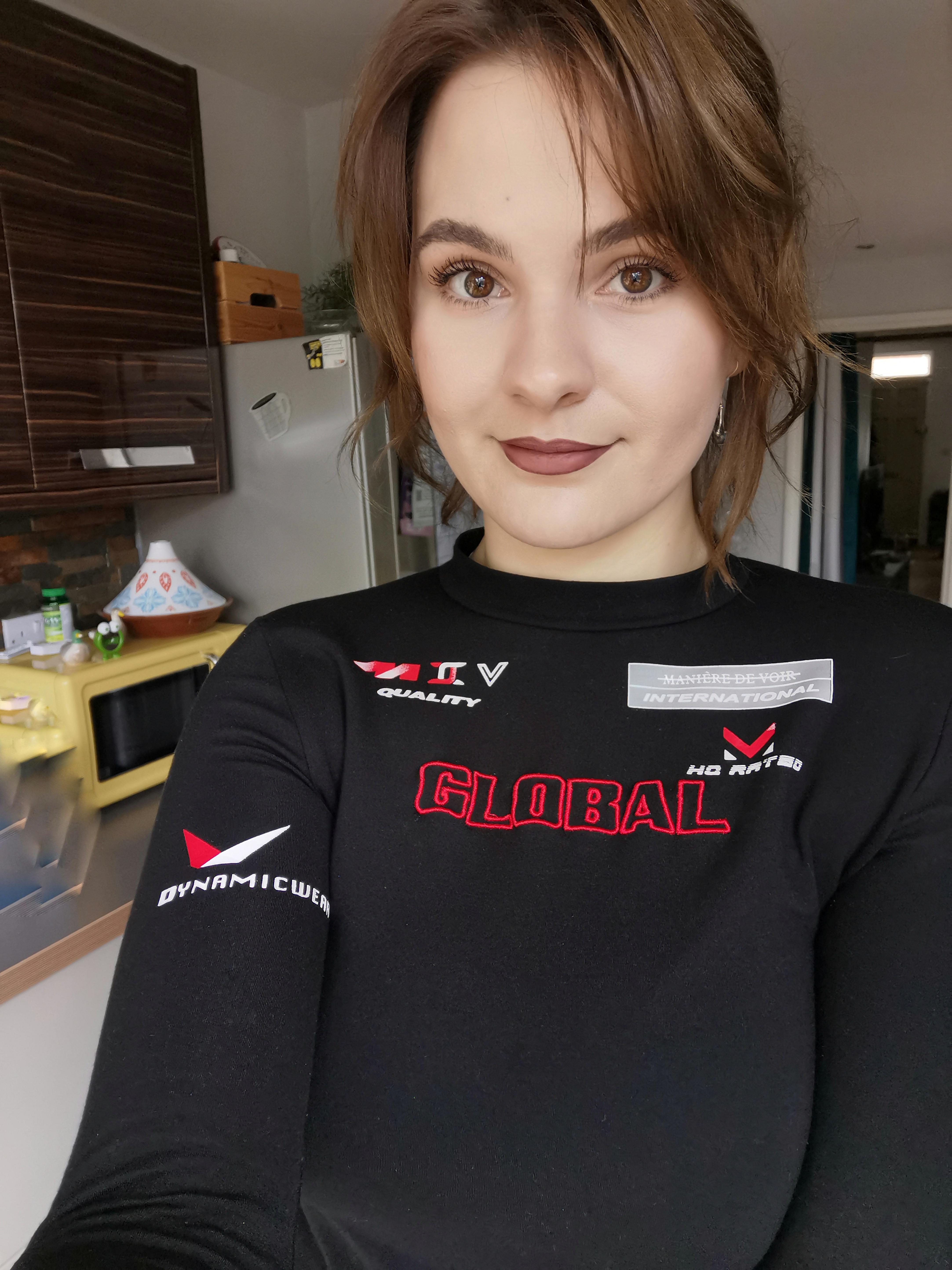 Kitchen selfie 😜 [25] | Scrolller