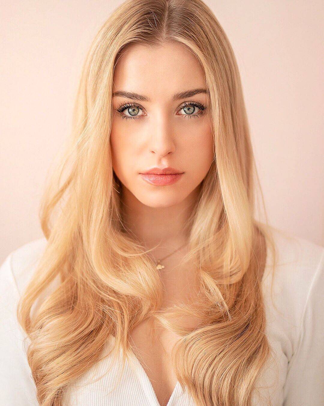 Klaudia Kroczek [irtr] | Scrolller