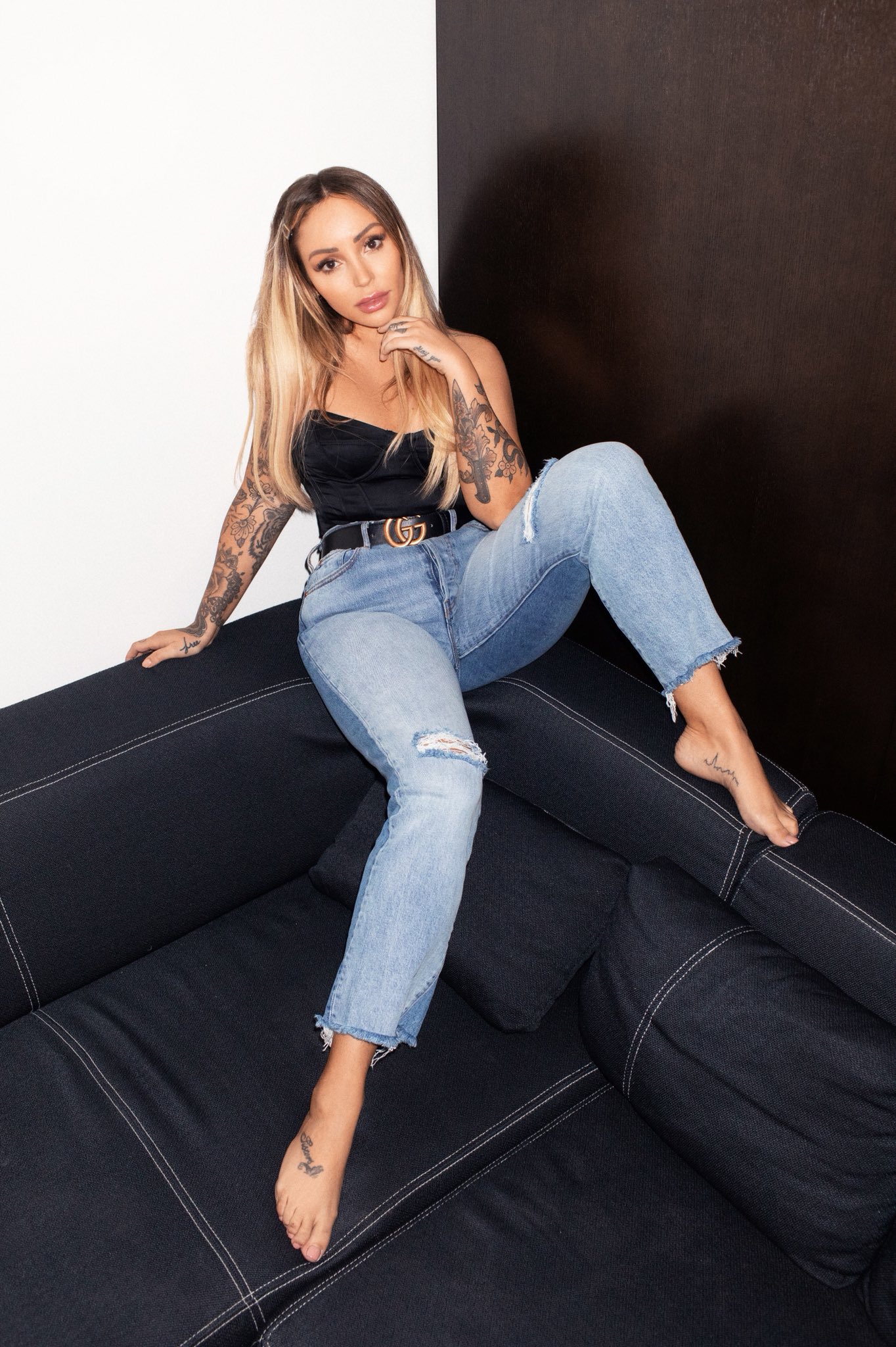 Knee Cut | Scrolller