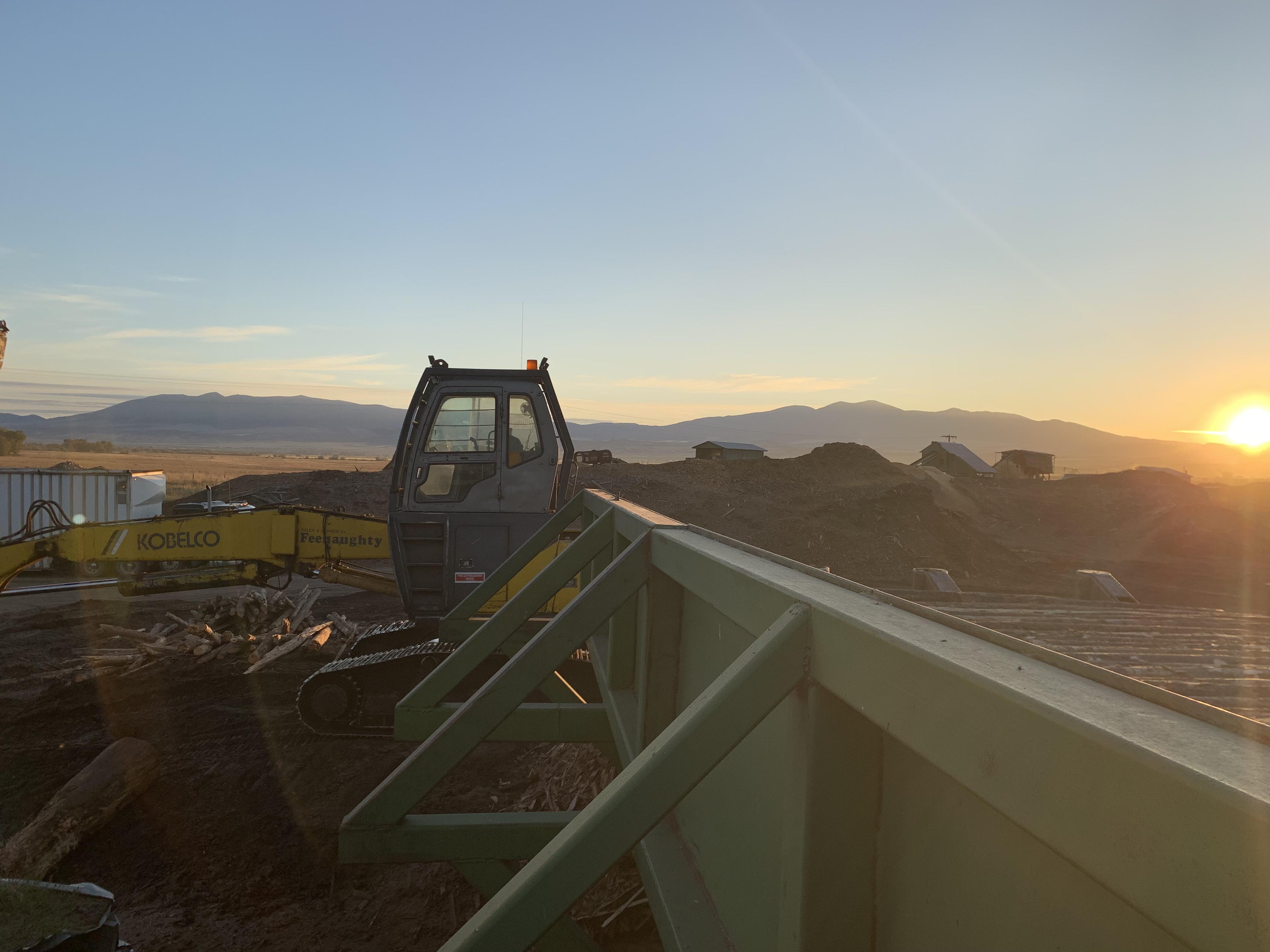 KOBELCO Sunrise | Scrolller