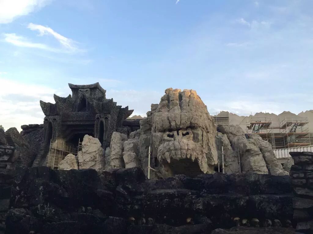 Kong construction | Scrolller