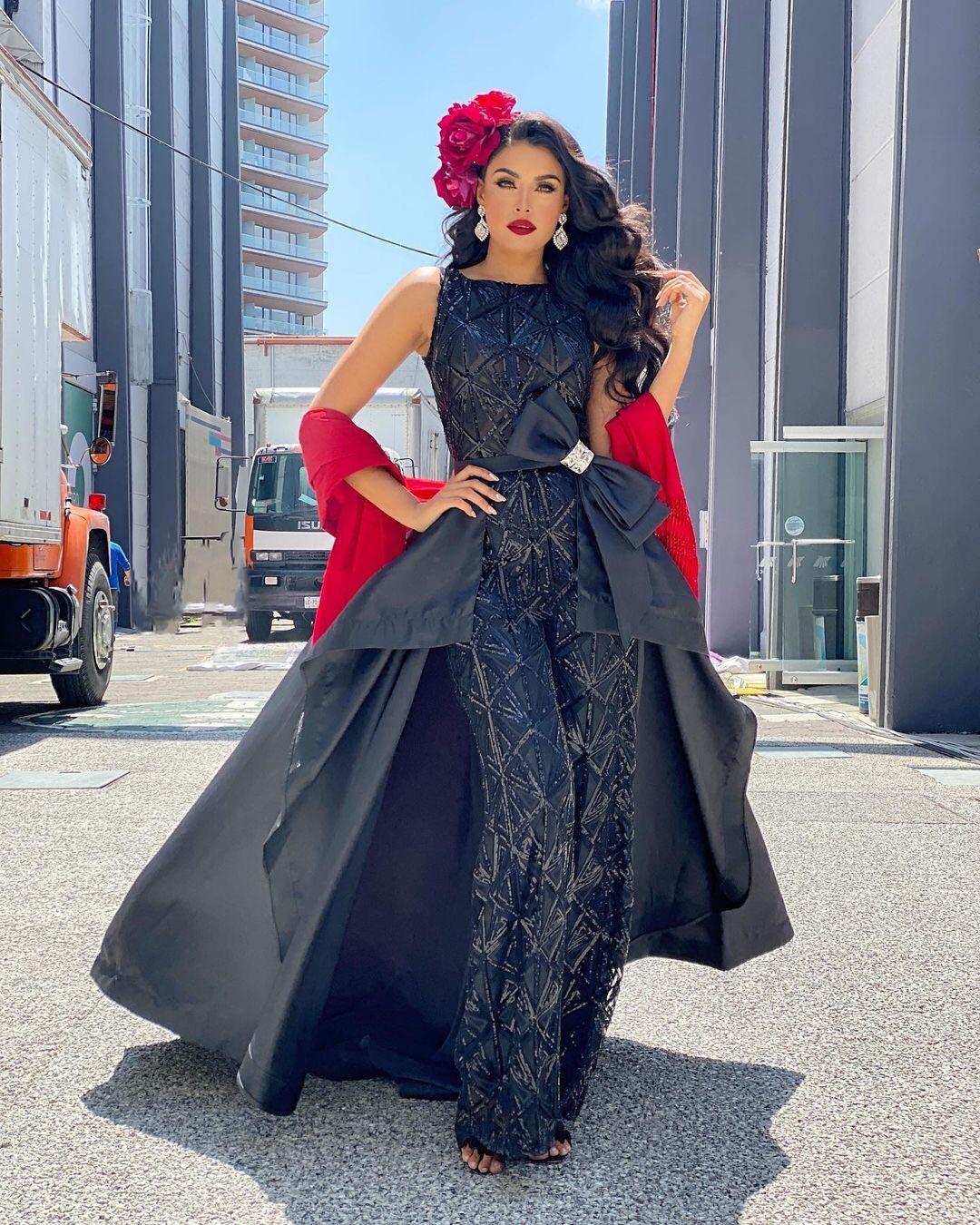 Kristal Silva | Scrolller