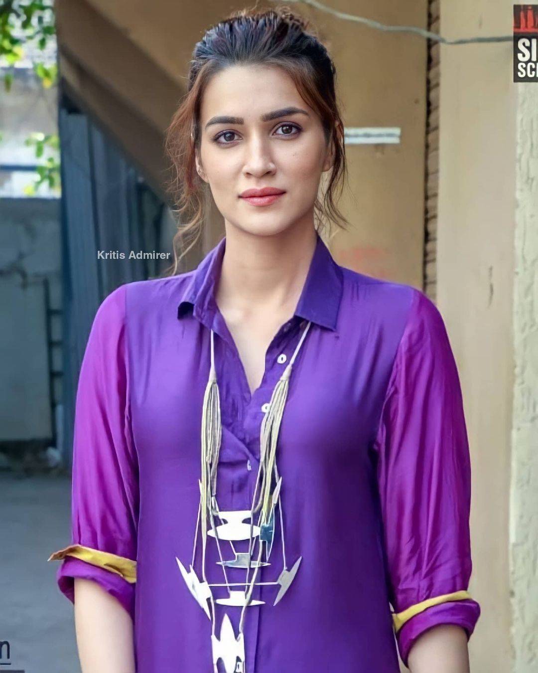 Kriti Sanon Scrolller