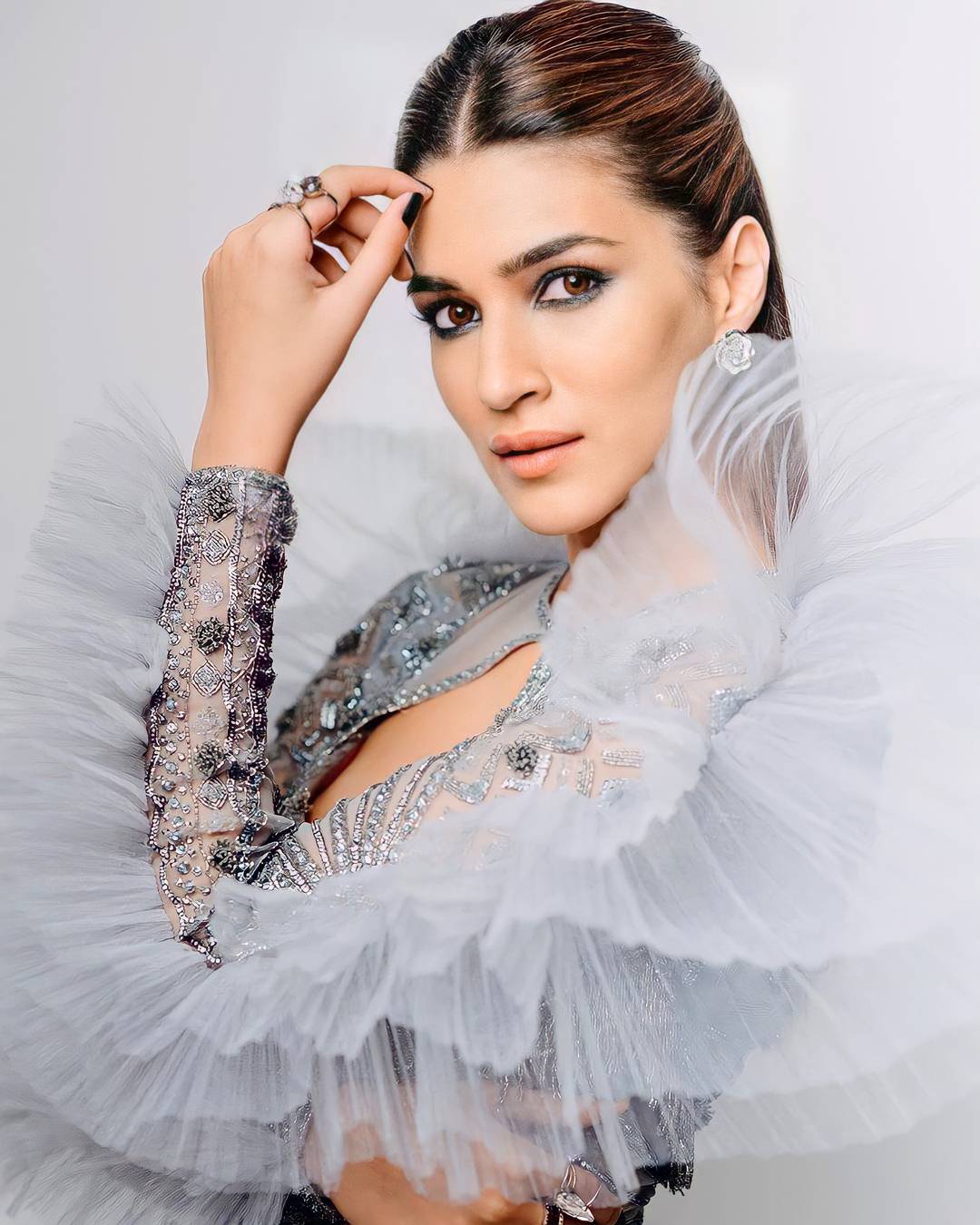 kriti sanon - Nip Slip HQ Pic | Scrolller kriti sanon - Nip Slip HQ Pic | Scrolller