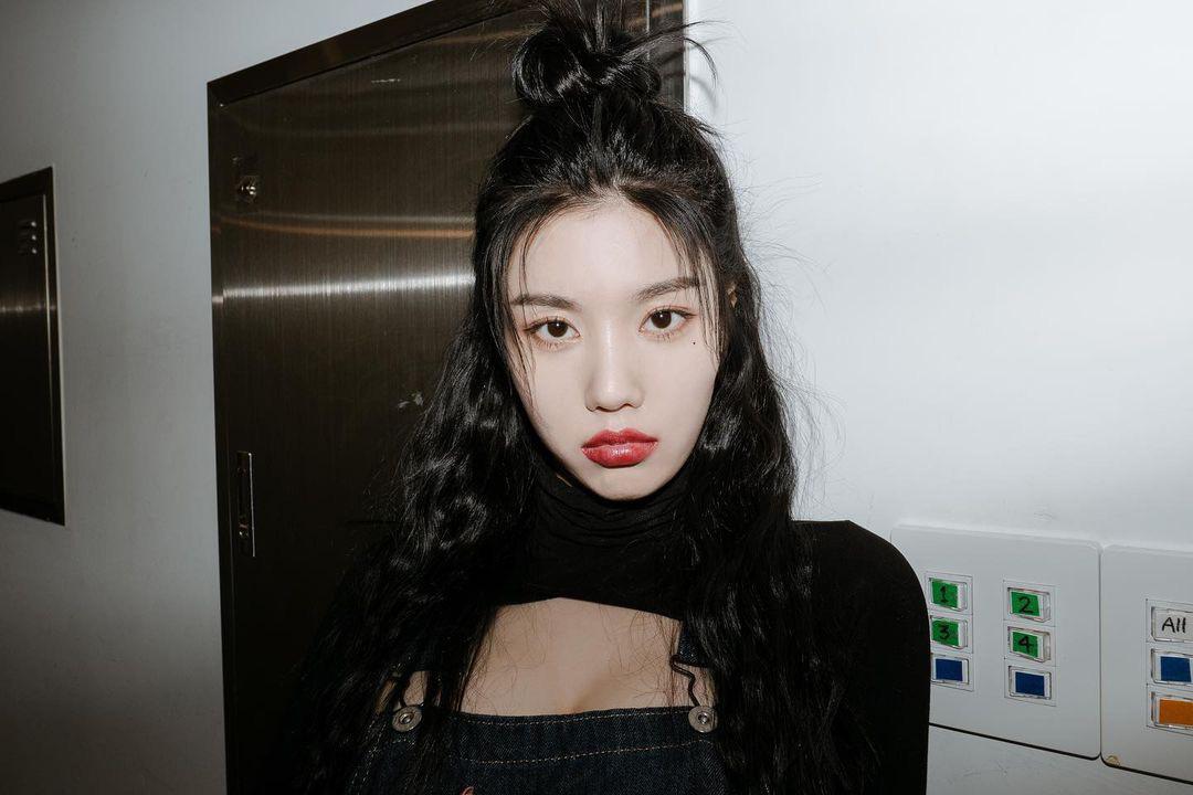 Kwon Eunbi | Scrolller