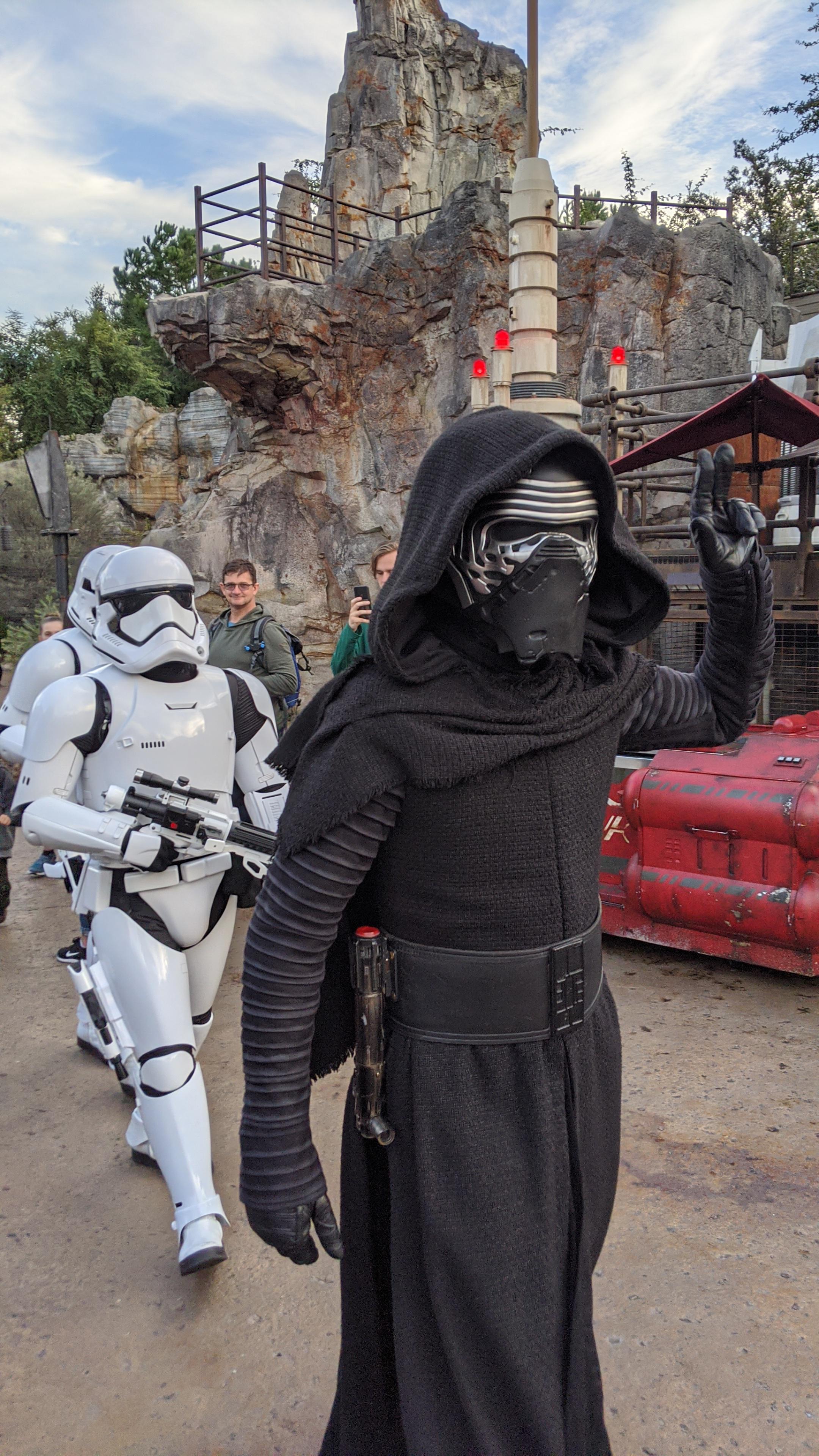 Kylo Ren at Disneyland | Scrolller
