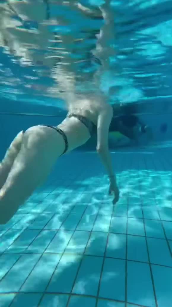 Ladies’ Code - Ashley | Scrolller