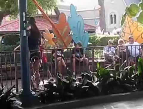 Lady With HUGE BOOBS! Selfie at the fair | Scrolller