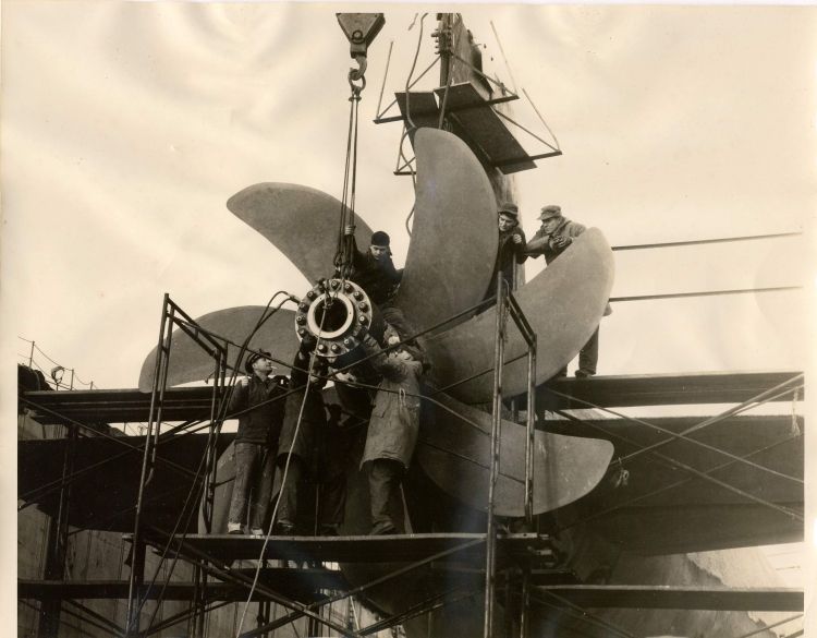 Lafayette-class submarine getting her prop worked on in dry dock. | Scrolller