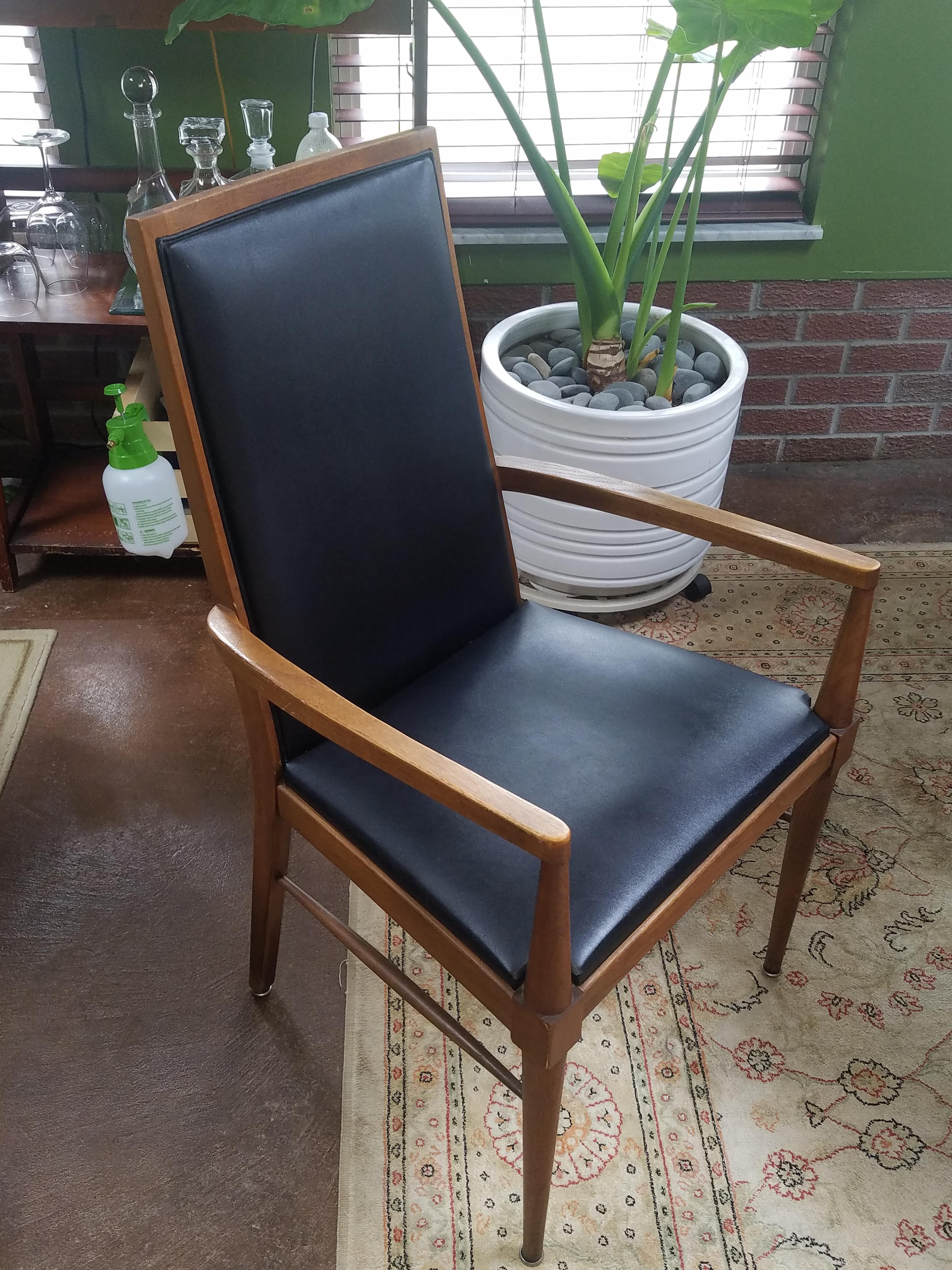 Lane chair | Scrolller