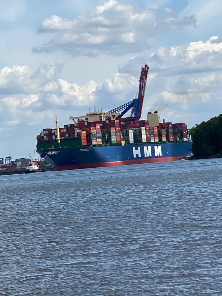 Largest container ship in the world leaves the port of Hamburg. | Scrolller