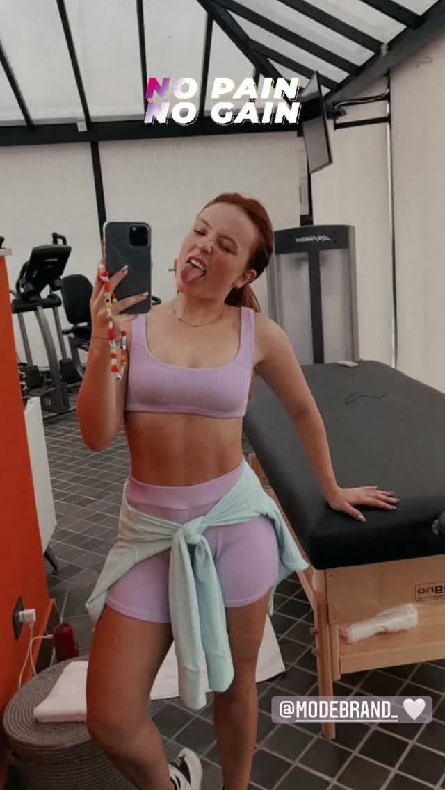 Larissa Manuela | Scrolller