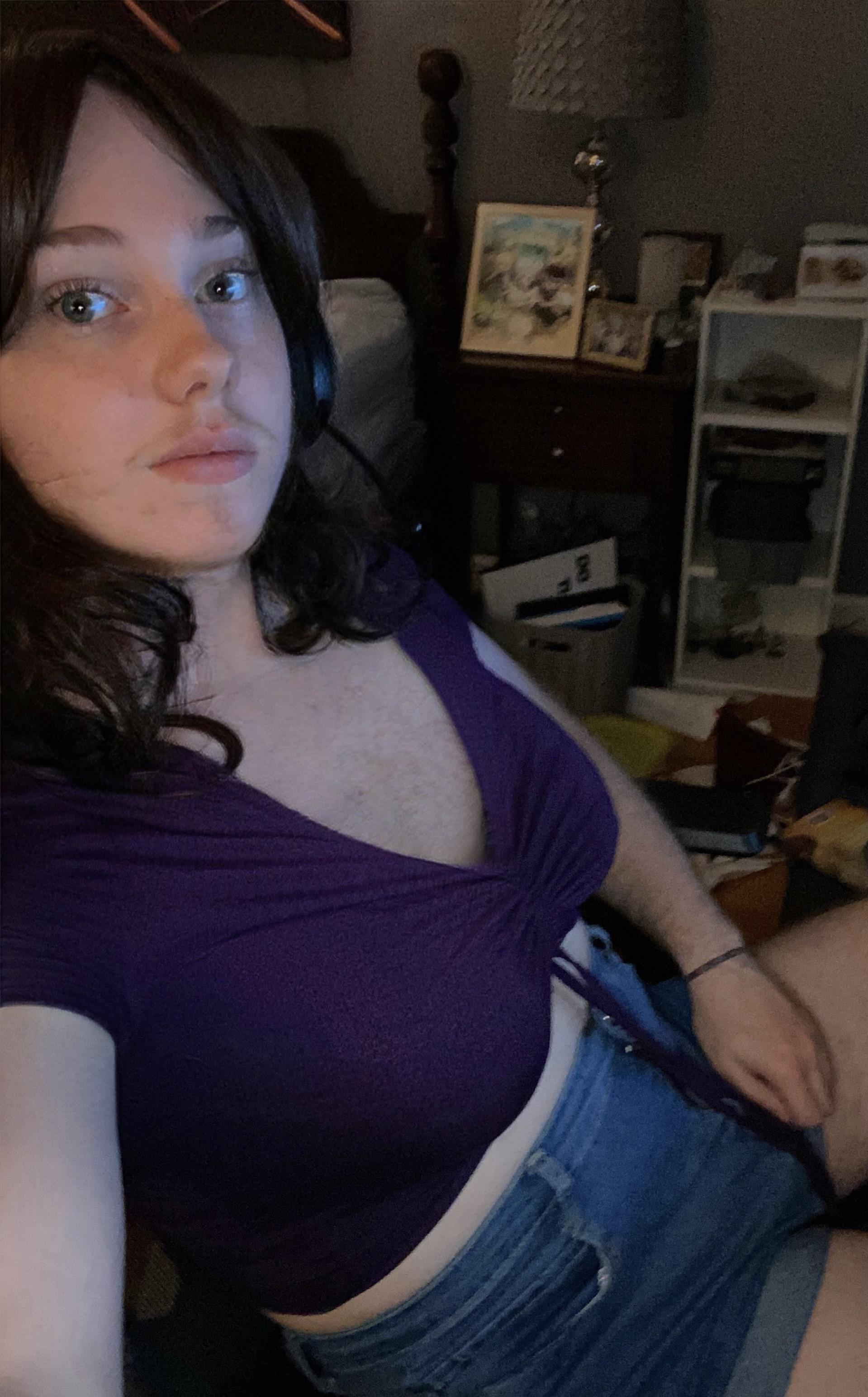 Late night gaming | Scrolller