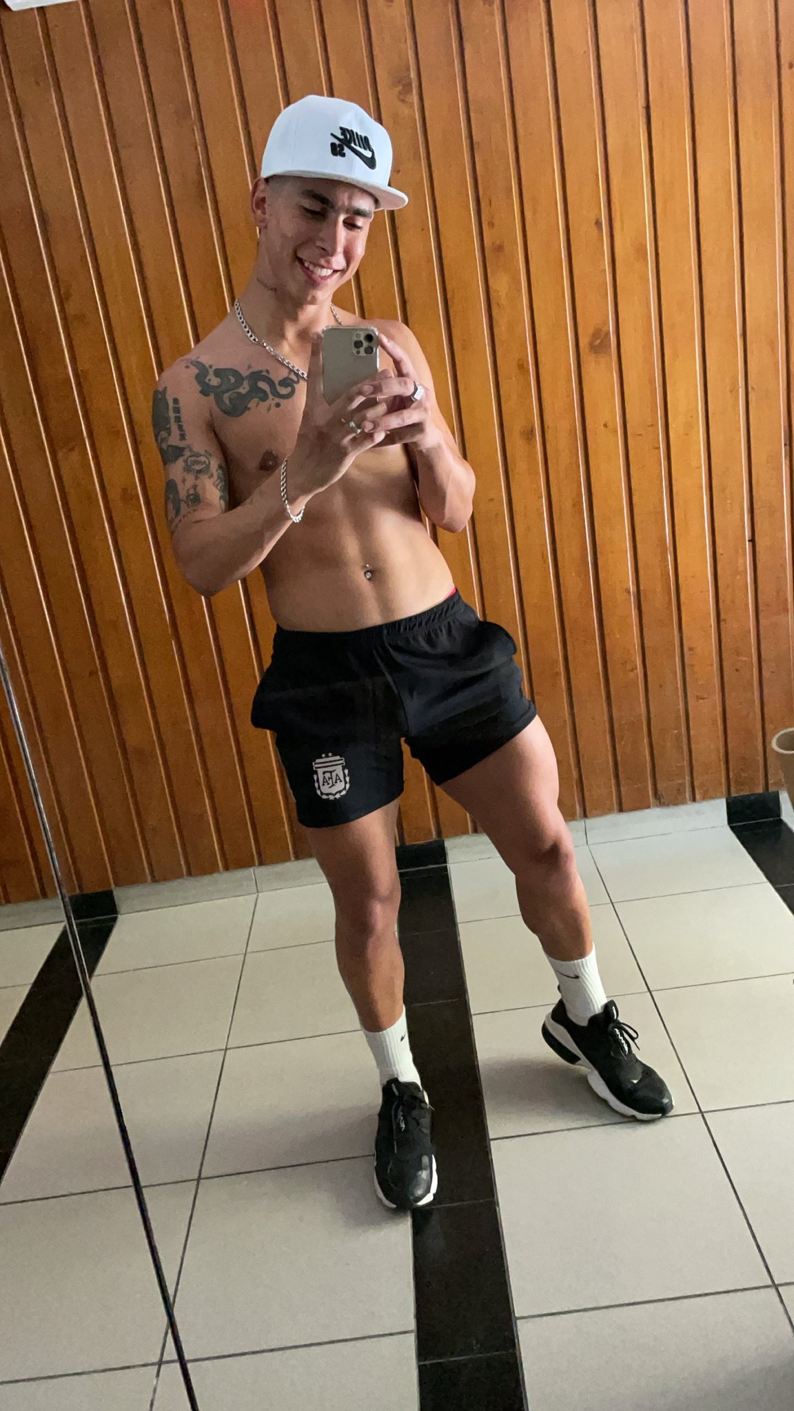 Hi guys 🔥 | Scrolller