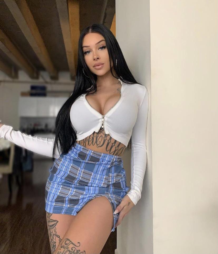 Latina Baddie | Scrolller