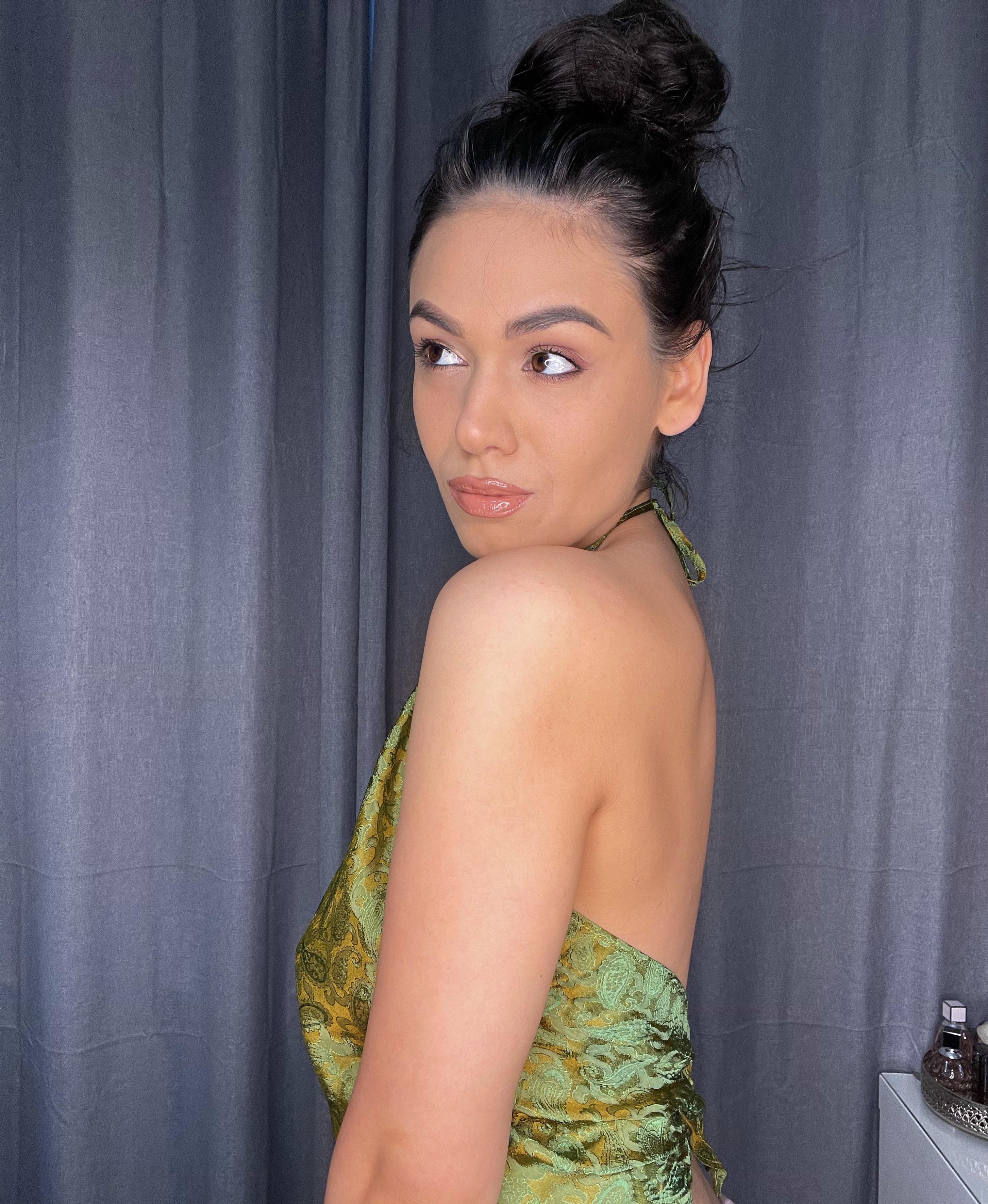 Latina x Irish | Scrolller