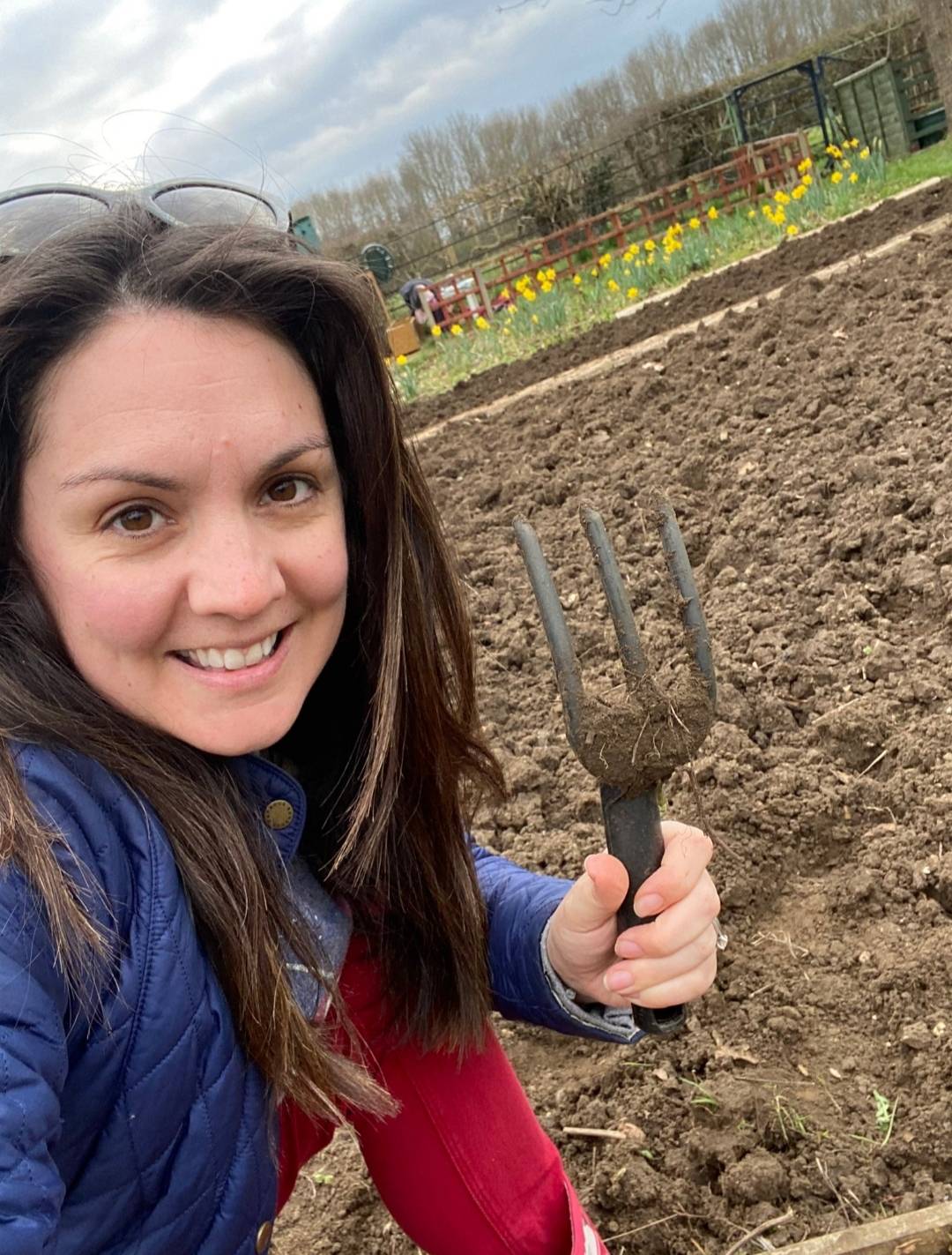 Laura Getting Her Hands Dirty | Scrolller