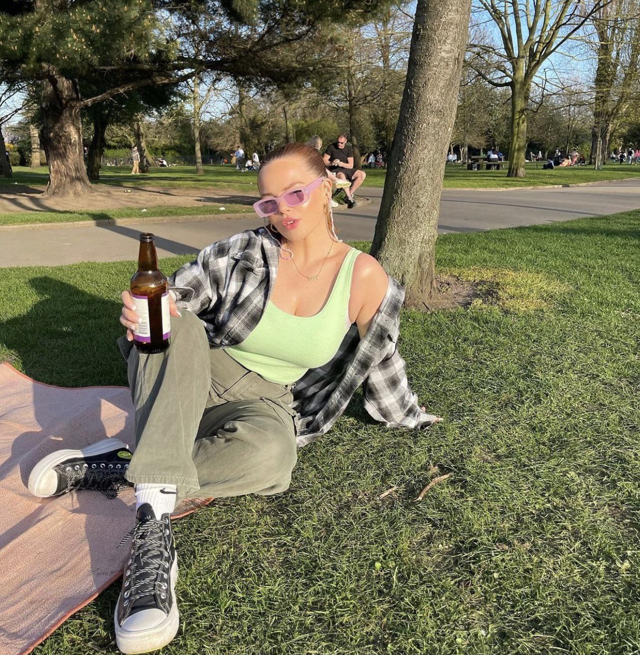 Lauren Kent | Scrolller