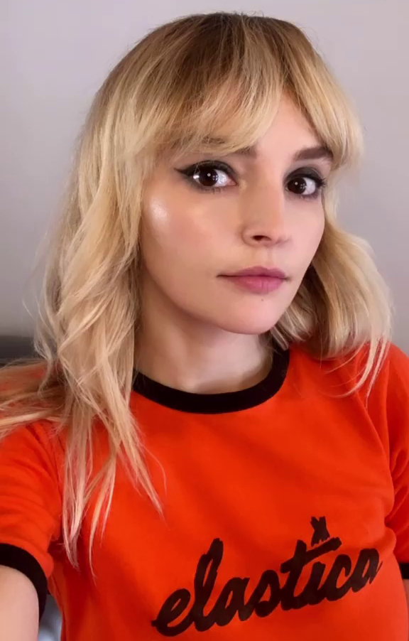 Lauren Mayberry never fails to make me hard | Scrolller