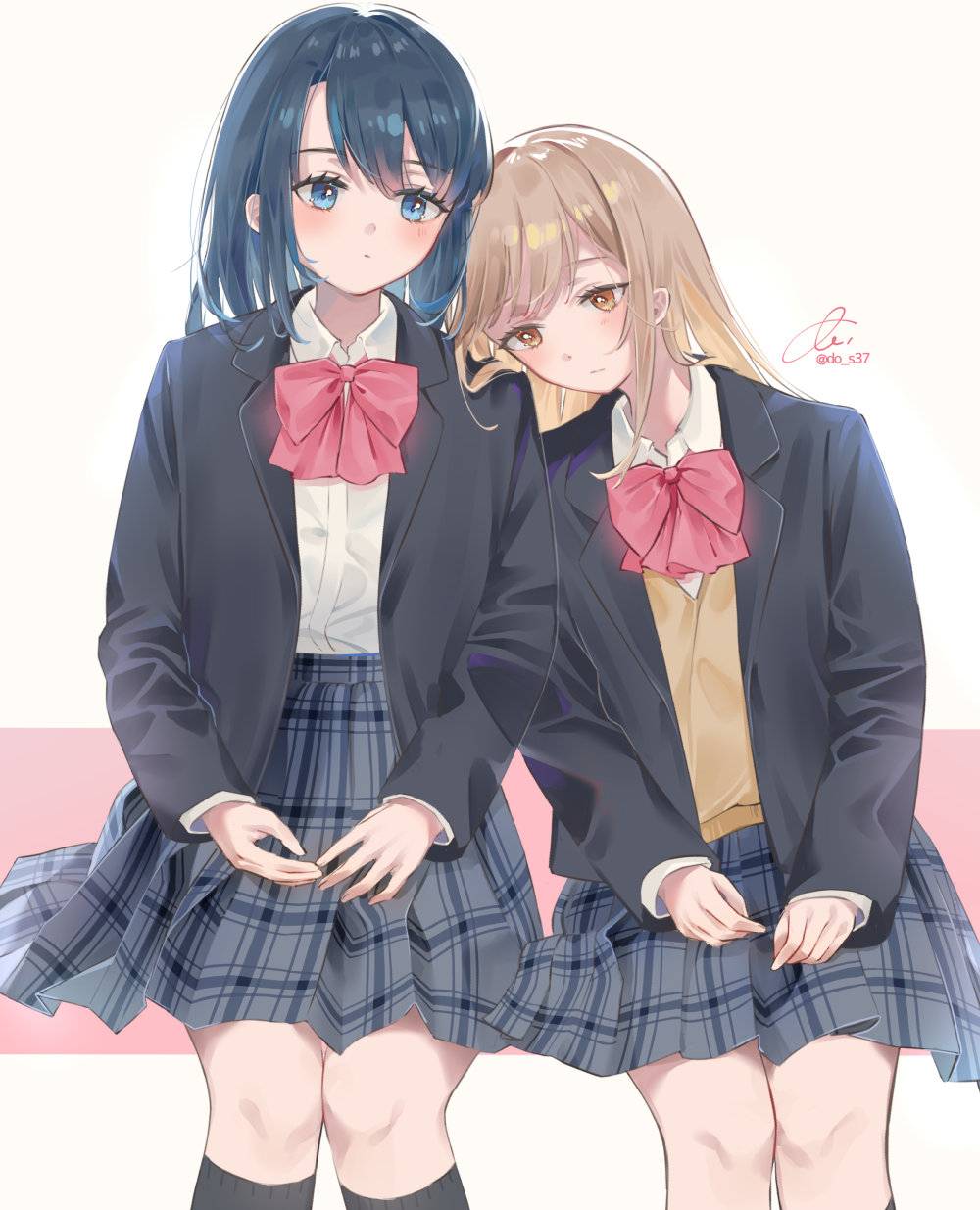 Leaning on her [Adachi to Shimamura] | Scrolller
