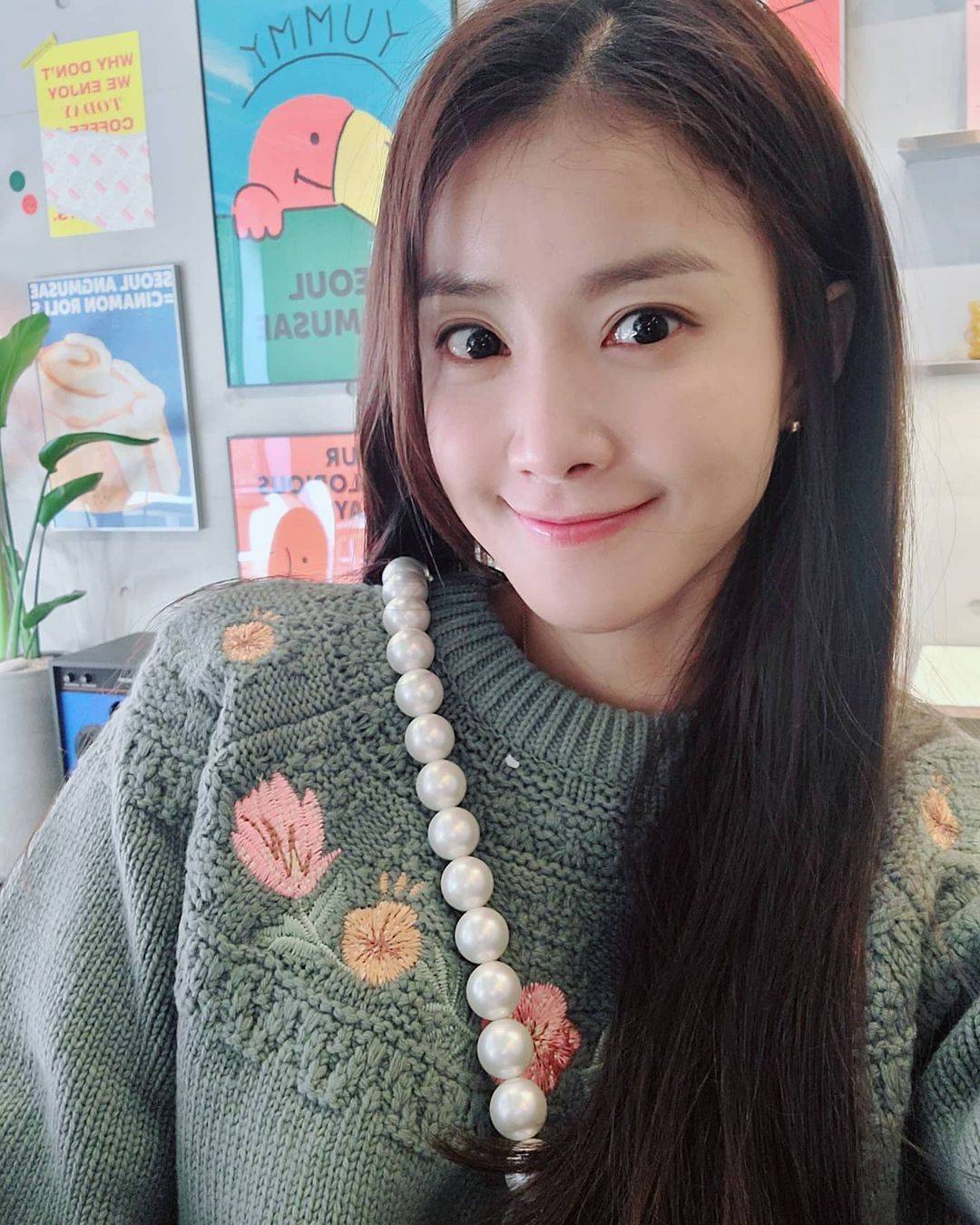 Lee Si Young | Scrolller