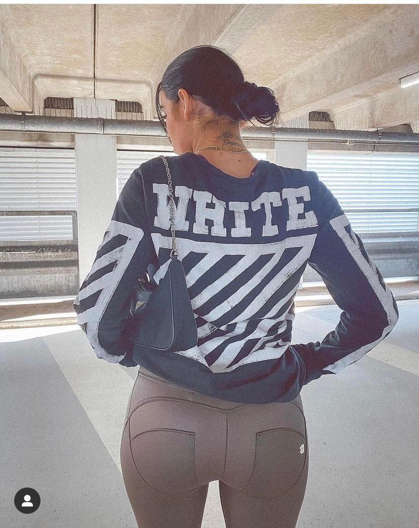 Discover more like ExOnTheBeachTempaFap: Lekker and Related Content | Scrolller