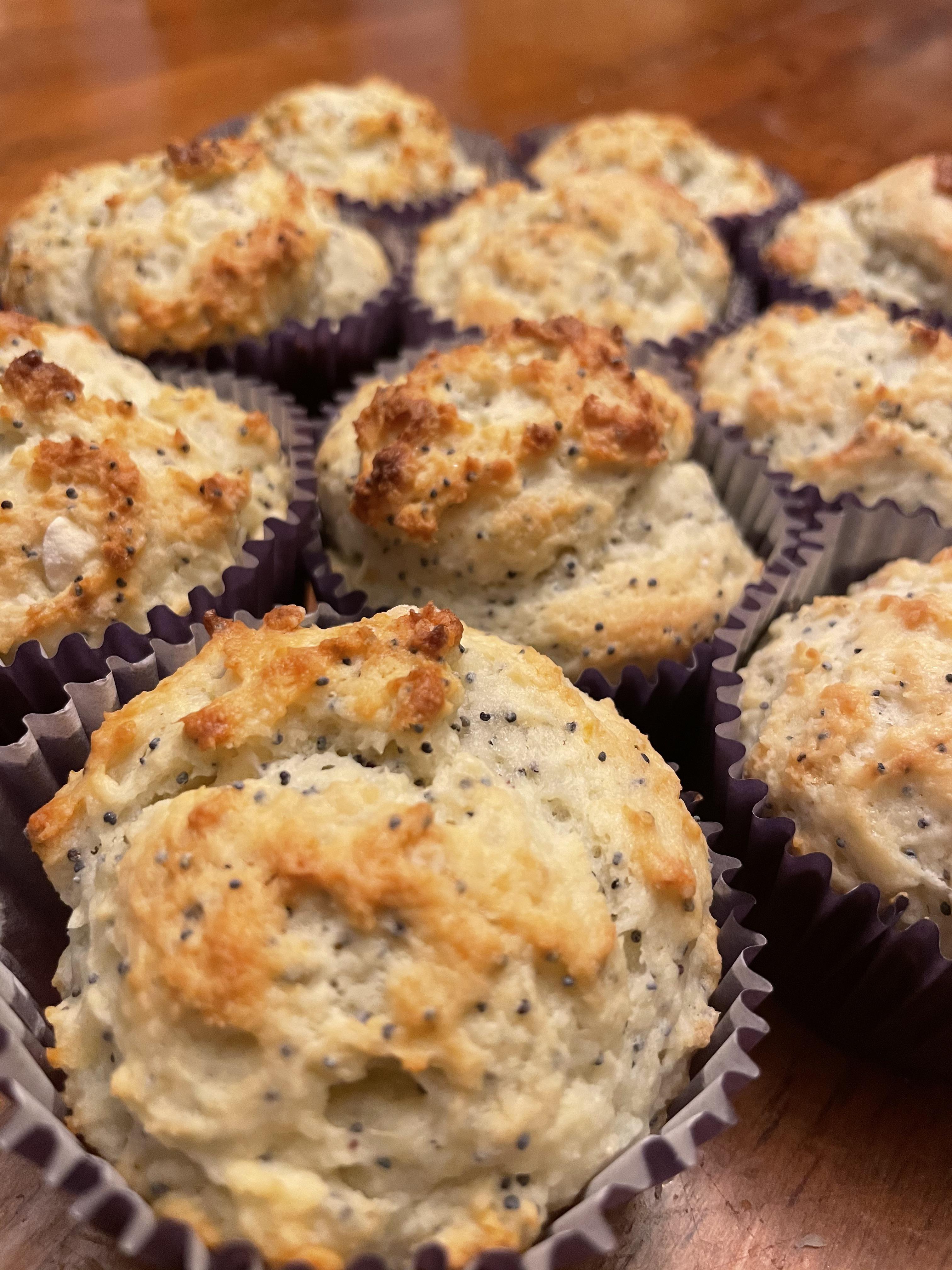 Lemon Poppyseed Muffins | Scrolller