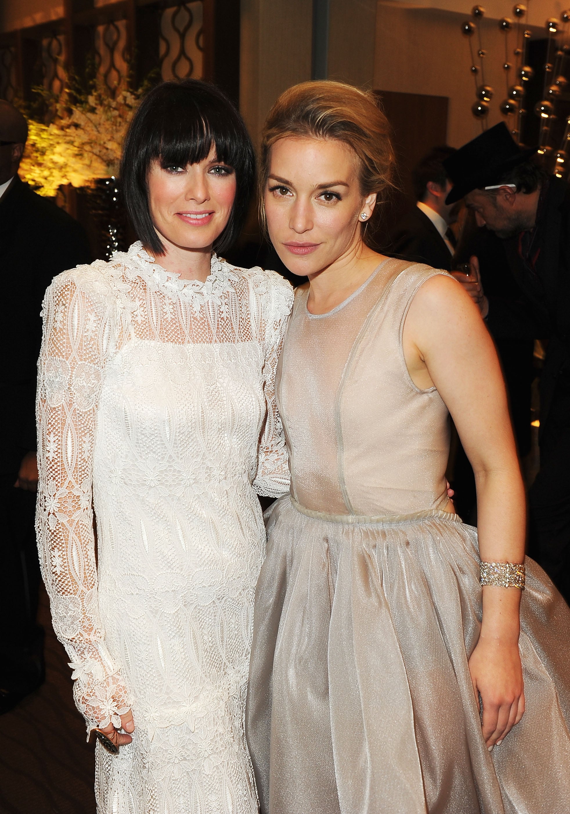 Lena Headey And Piper Perabo Scrolller