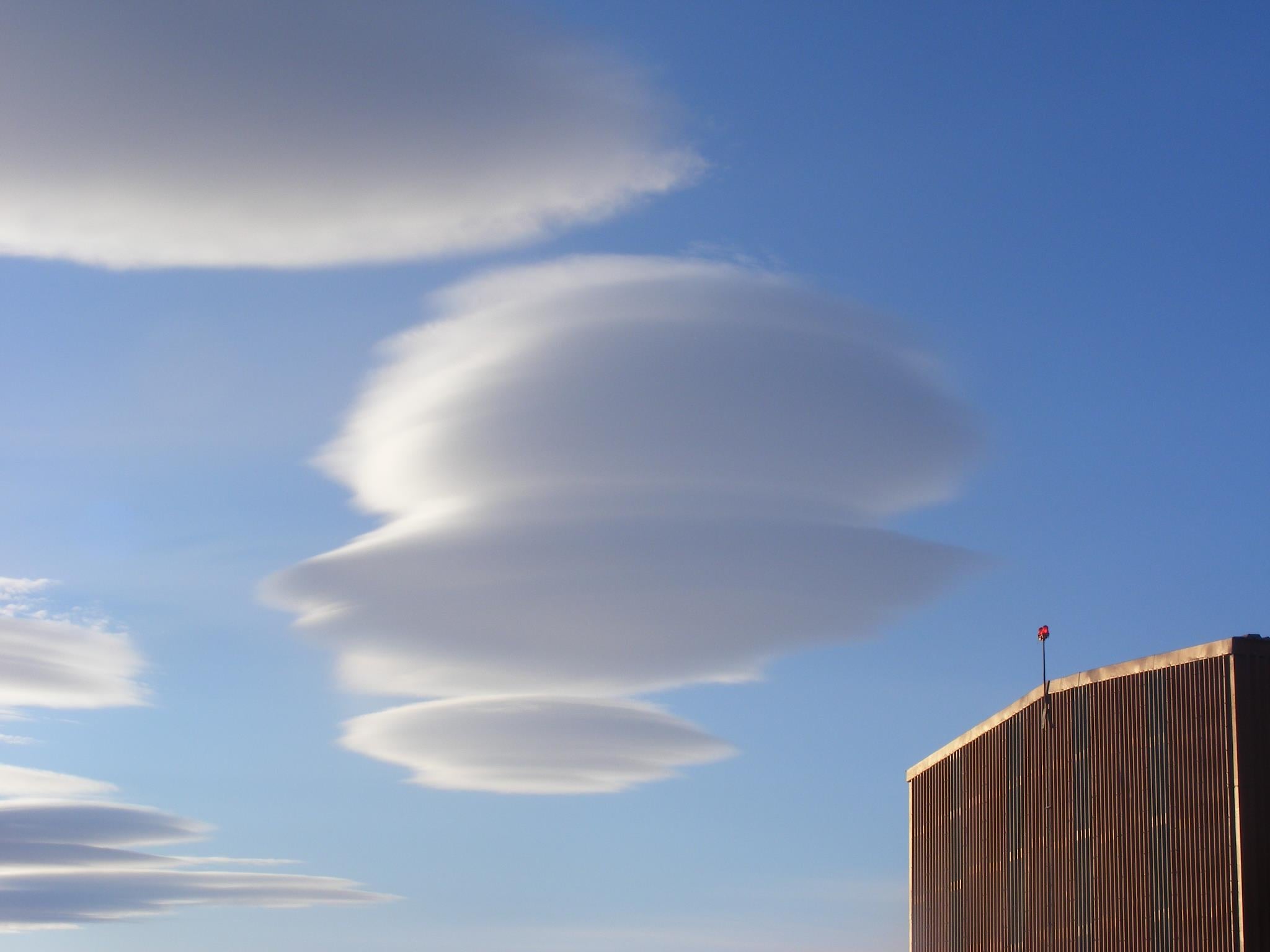 Lenticular clouds (Photo credit to Jim King) [2048 x 1536] | Scrolller