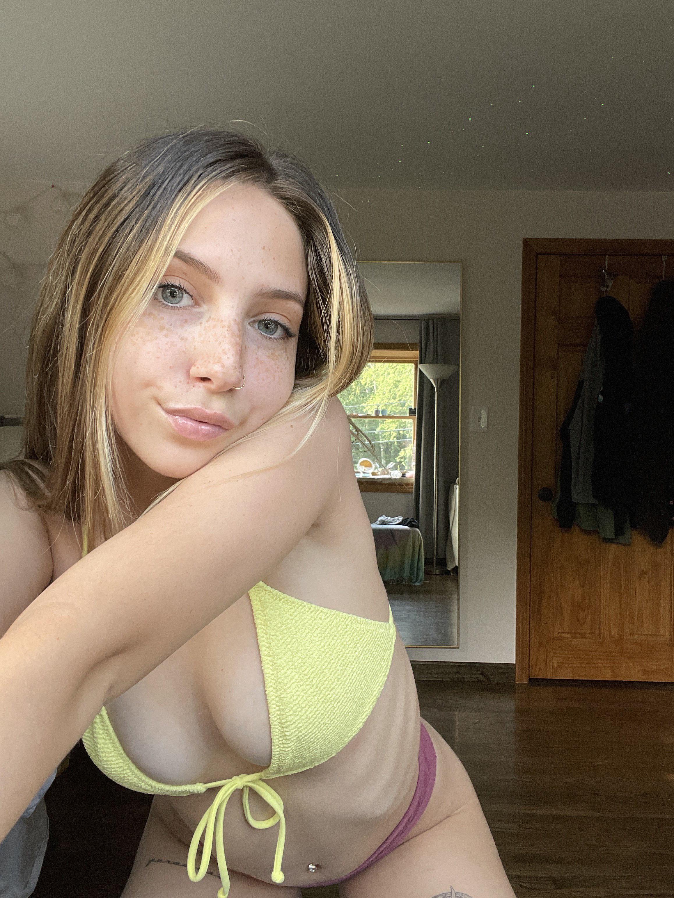 let me feel pretty and confident plz 😖 | Scrolller