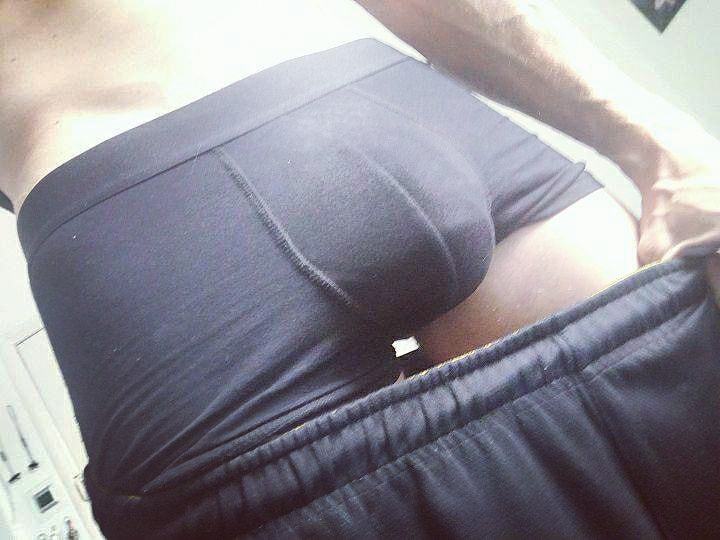 Let me introduce you to my bulge 😏 | Scrolller