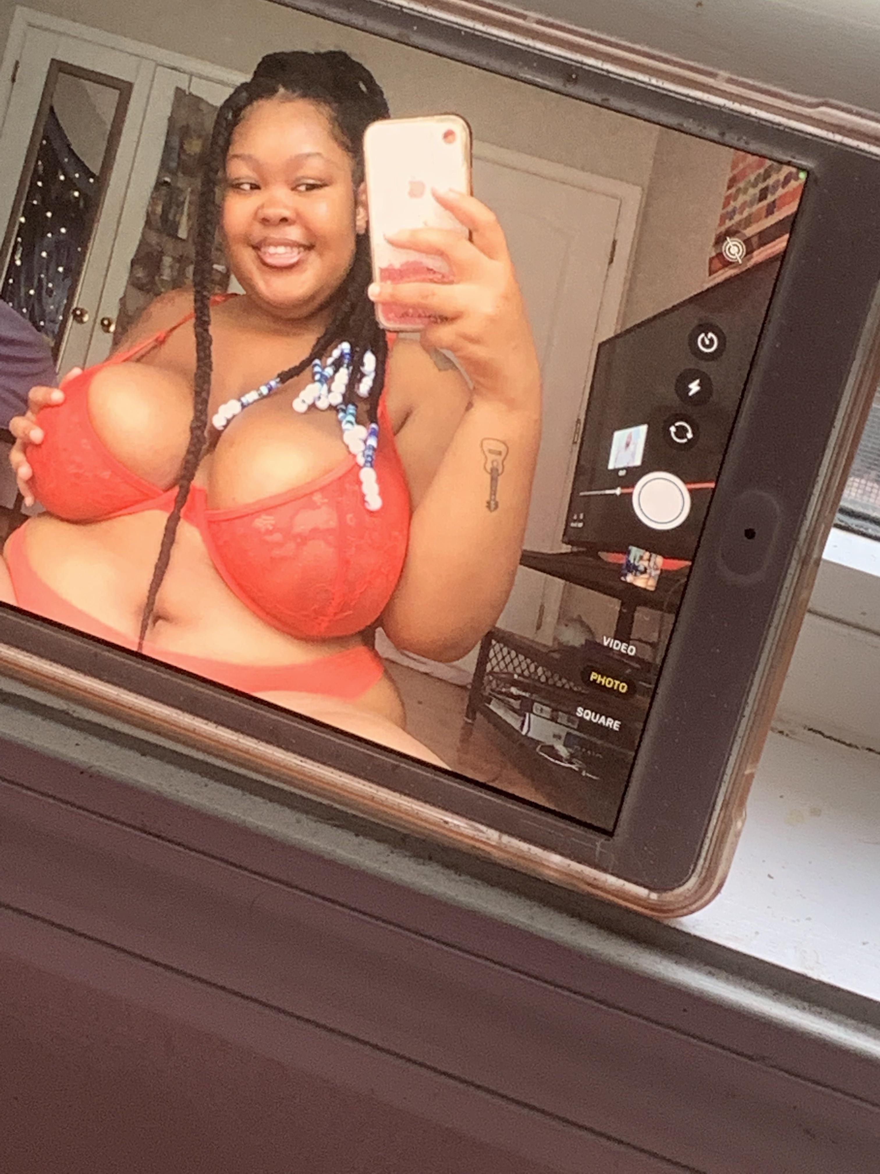 Does the red make them look bigger?!?☺️ | Scrolller