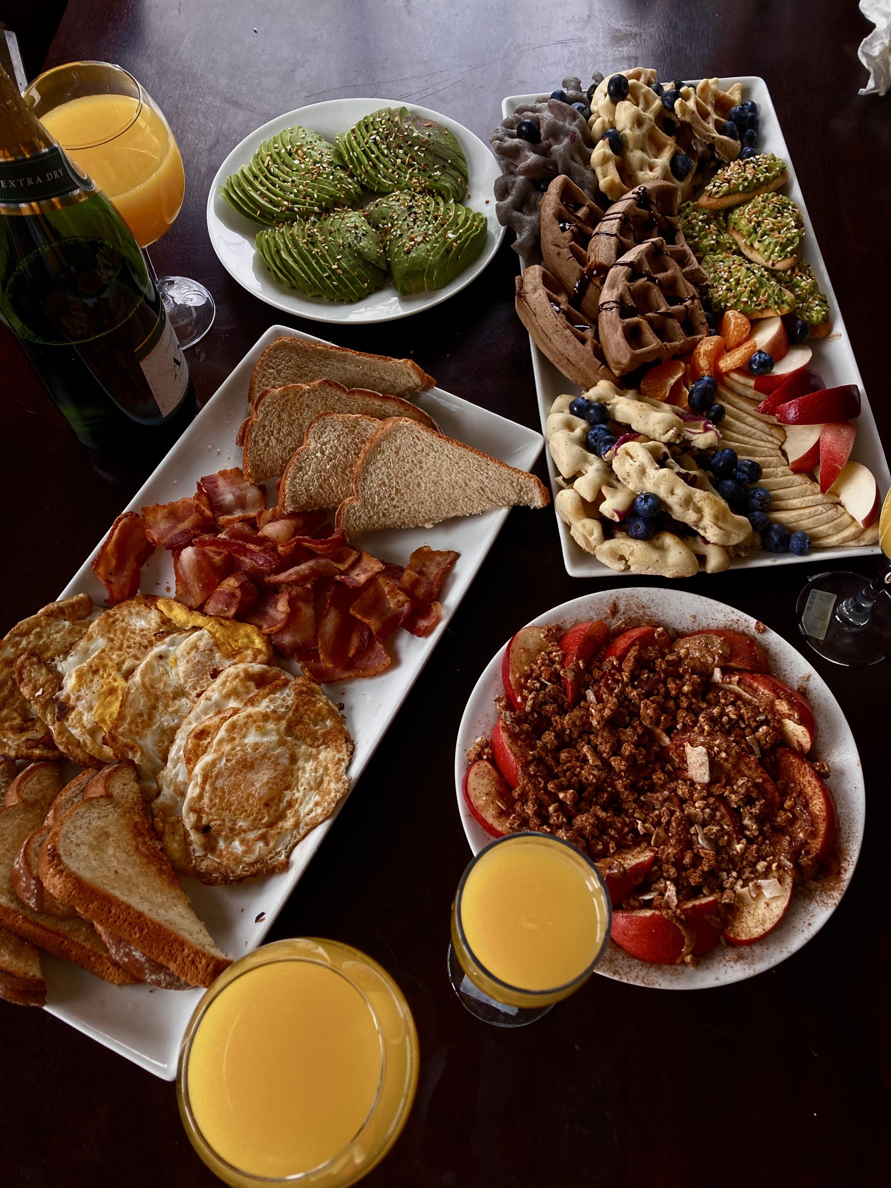 Let's eat!! | Scrolller