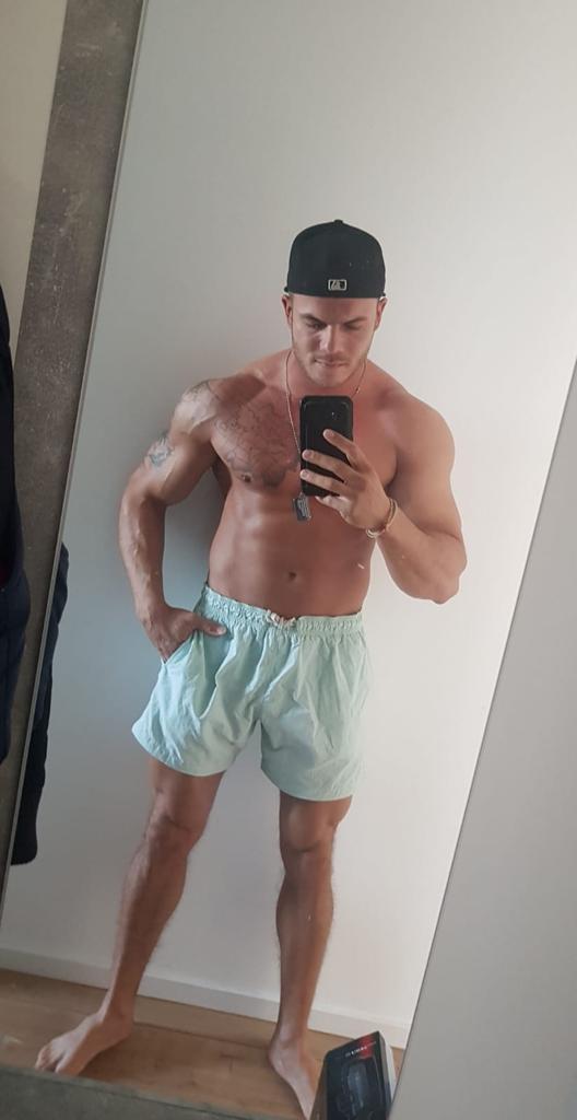 Let's go to the beach and catch some eyes? | Scrolller