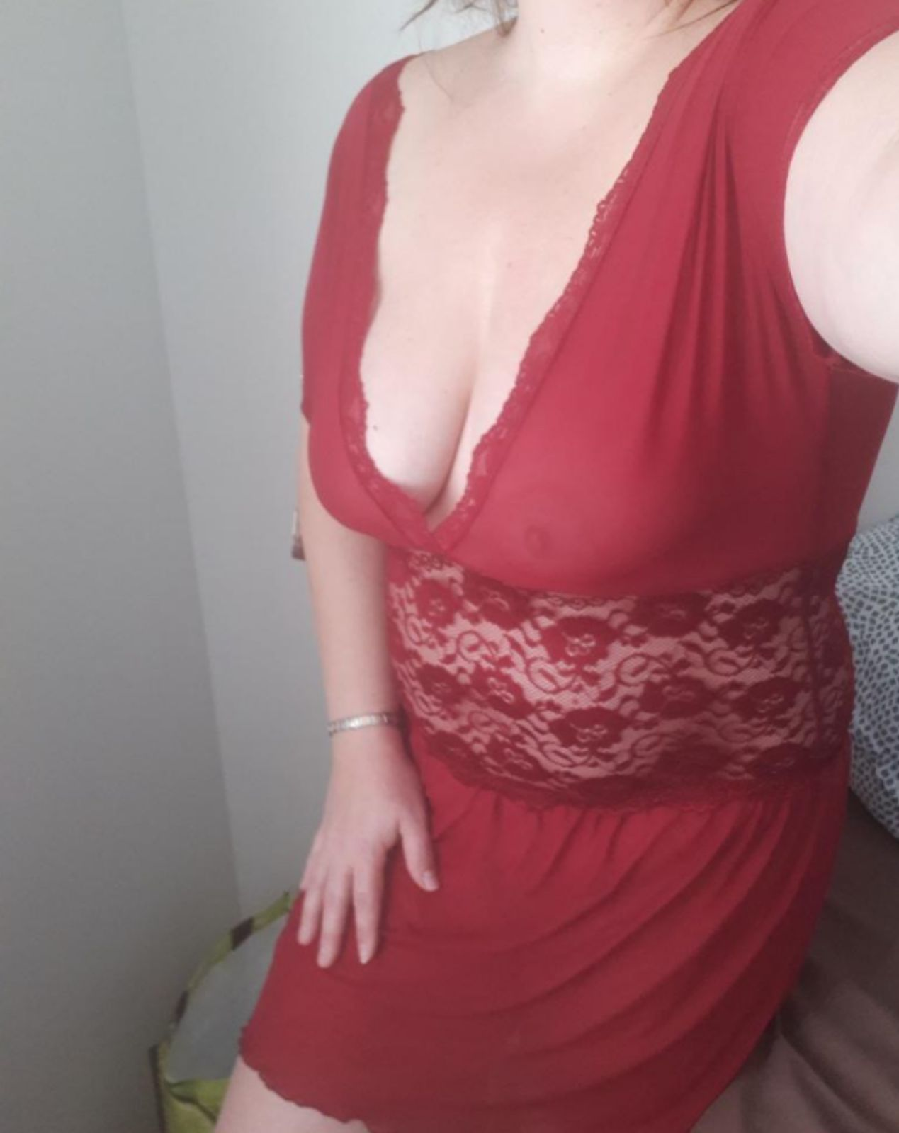 Let's jerk to our wives/gfs. Busty ones get priority. Kik herkkupiste. | Scrolller