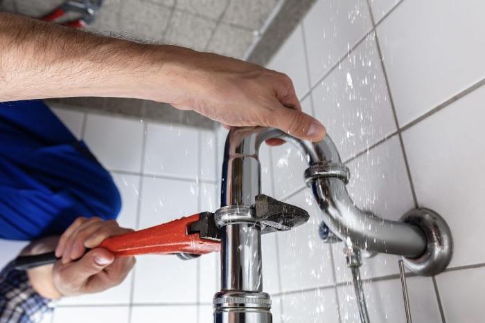 Lets turn this into a subreddit for reverse plumbing | Scrolller