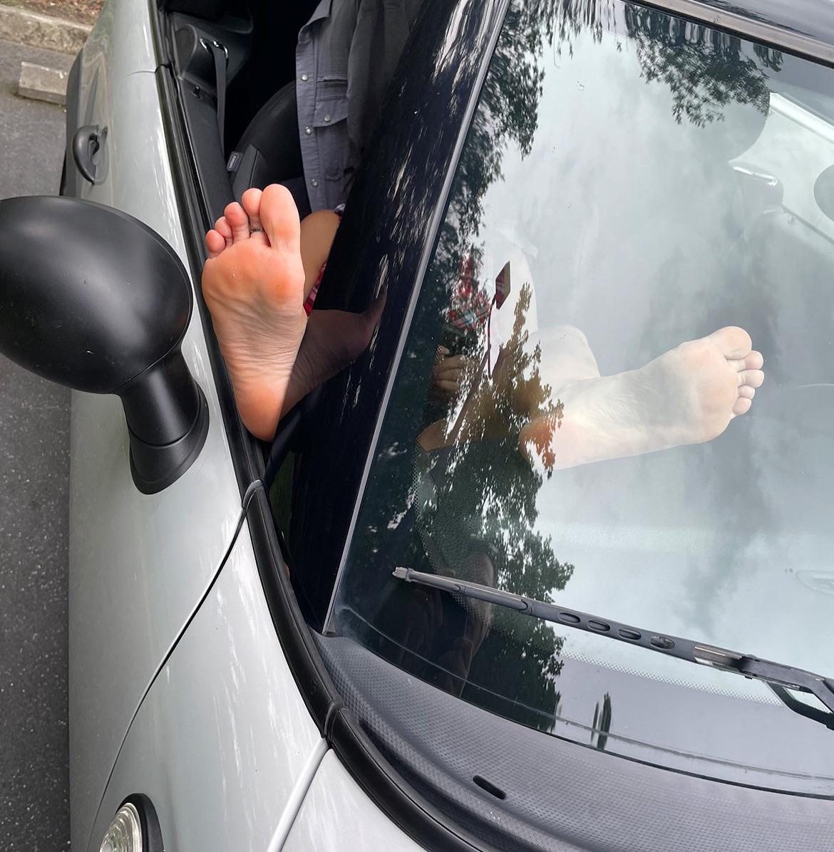 Letting them take a look ! | Scrolller