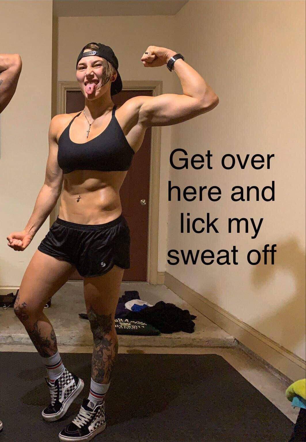 Lick her sweat | Scrolller