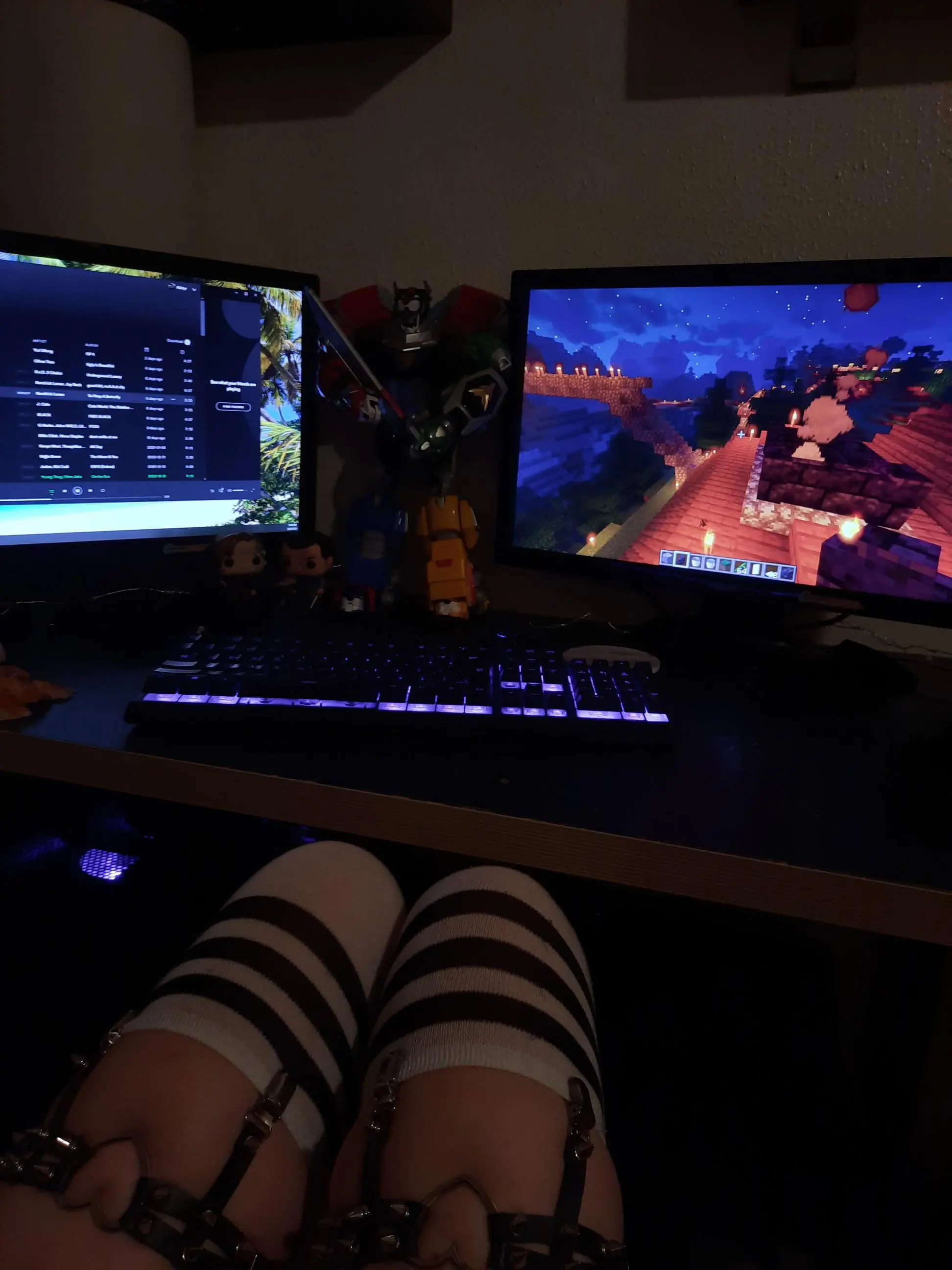 Lick Me While I Craft Mines [f] Scrolller