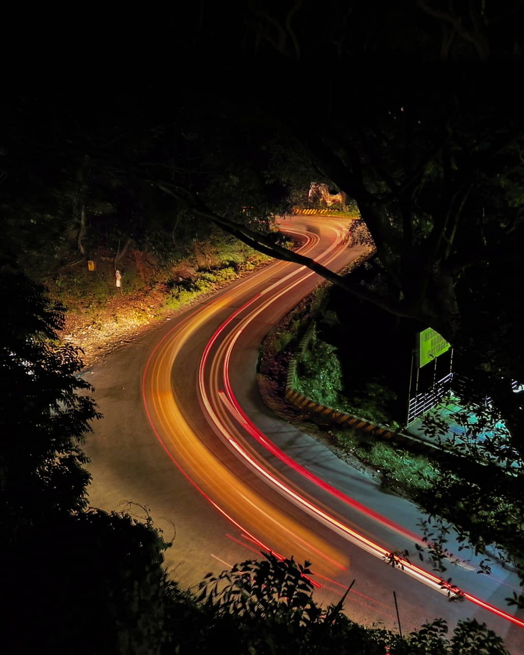 Light Trails - 15s Exposure using Night Mode [ Honor 9X ] | Scrolller