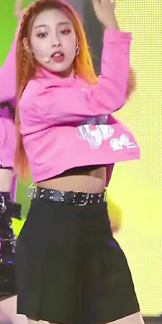 LIGHTSUM - Chowon Legs Spread | Scrolller