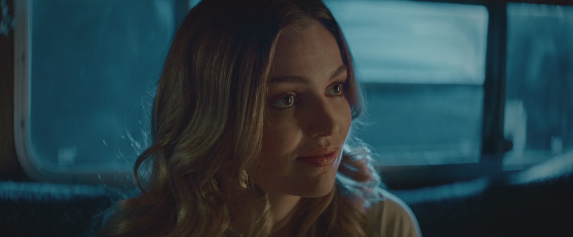 lili simmons | Scrolller