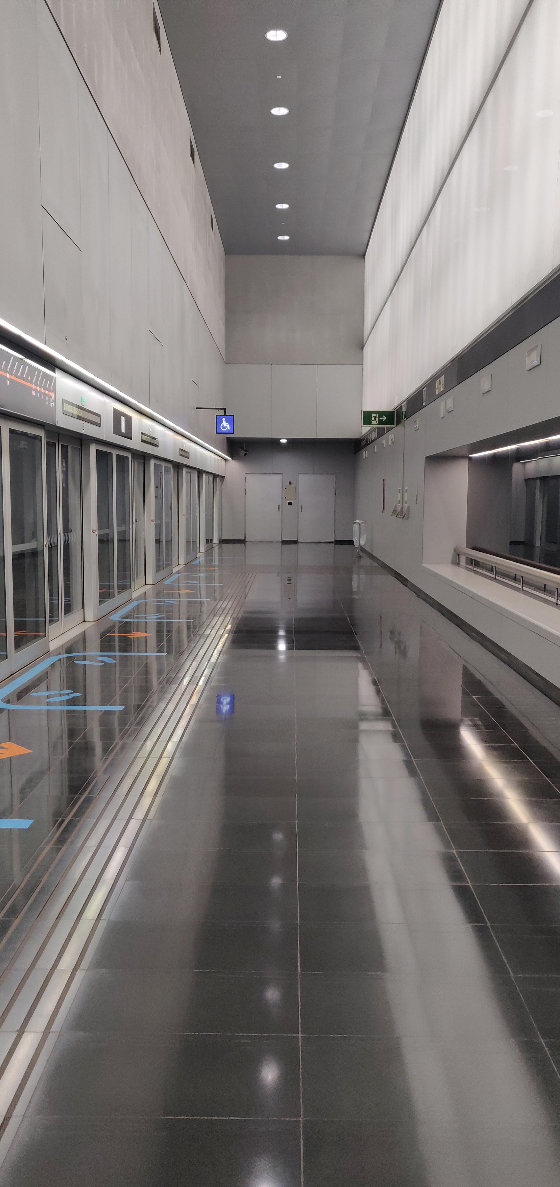 Liminal metro | Scrolller