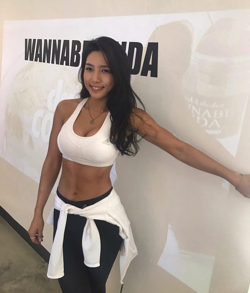 Linda Wannabe | Scrolller