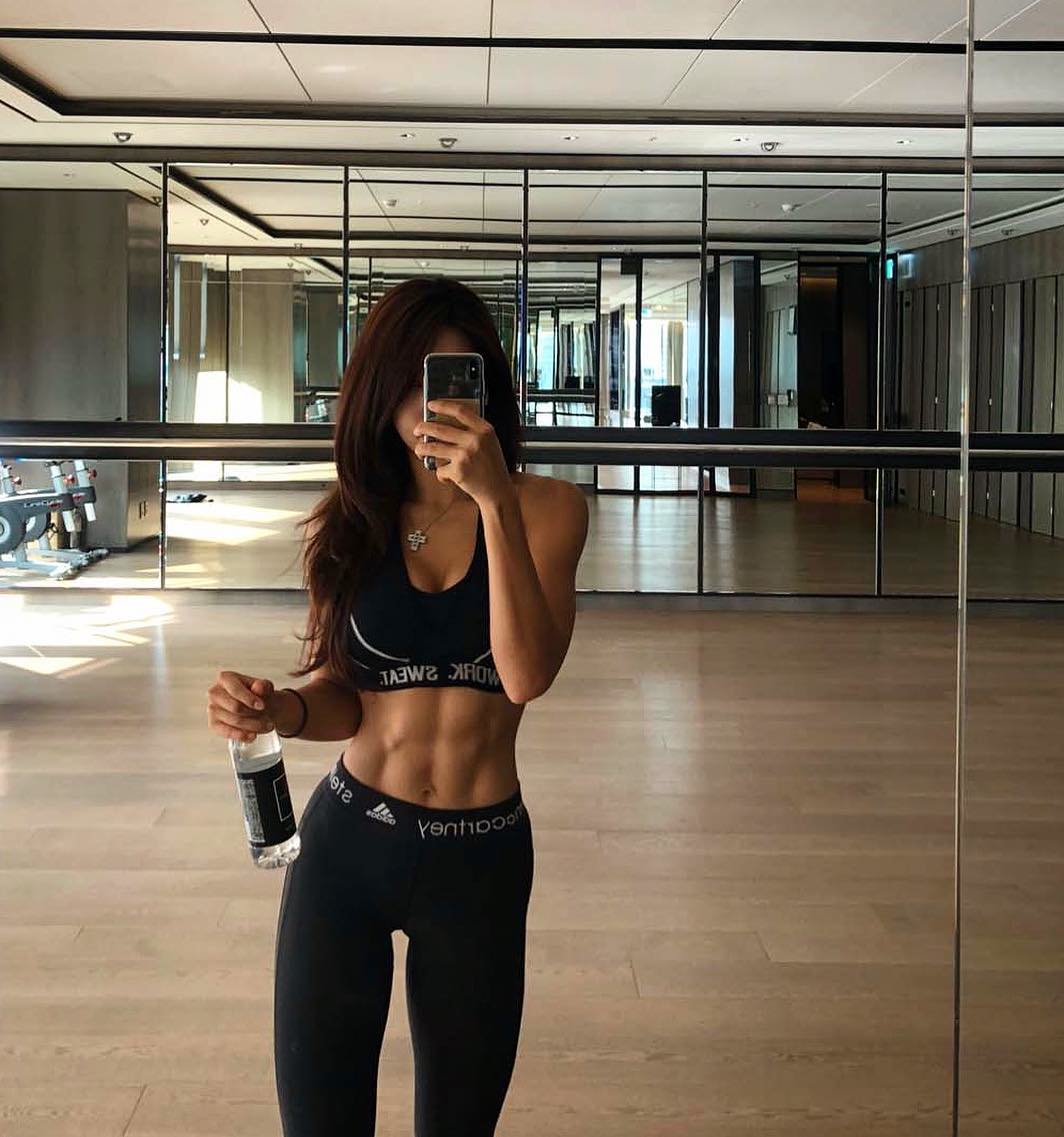 Linda's Fit | Scrolller