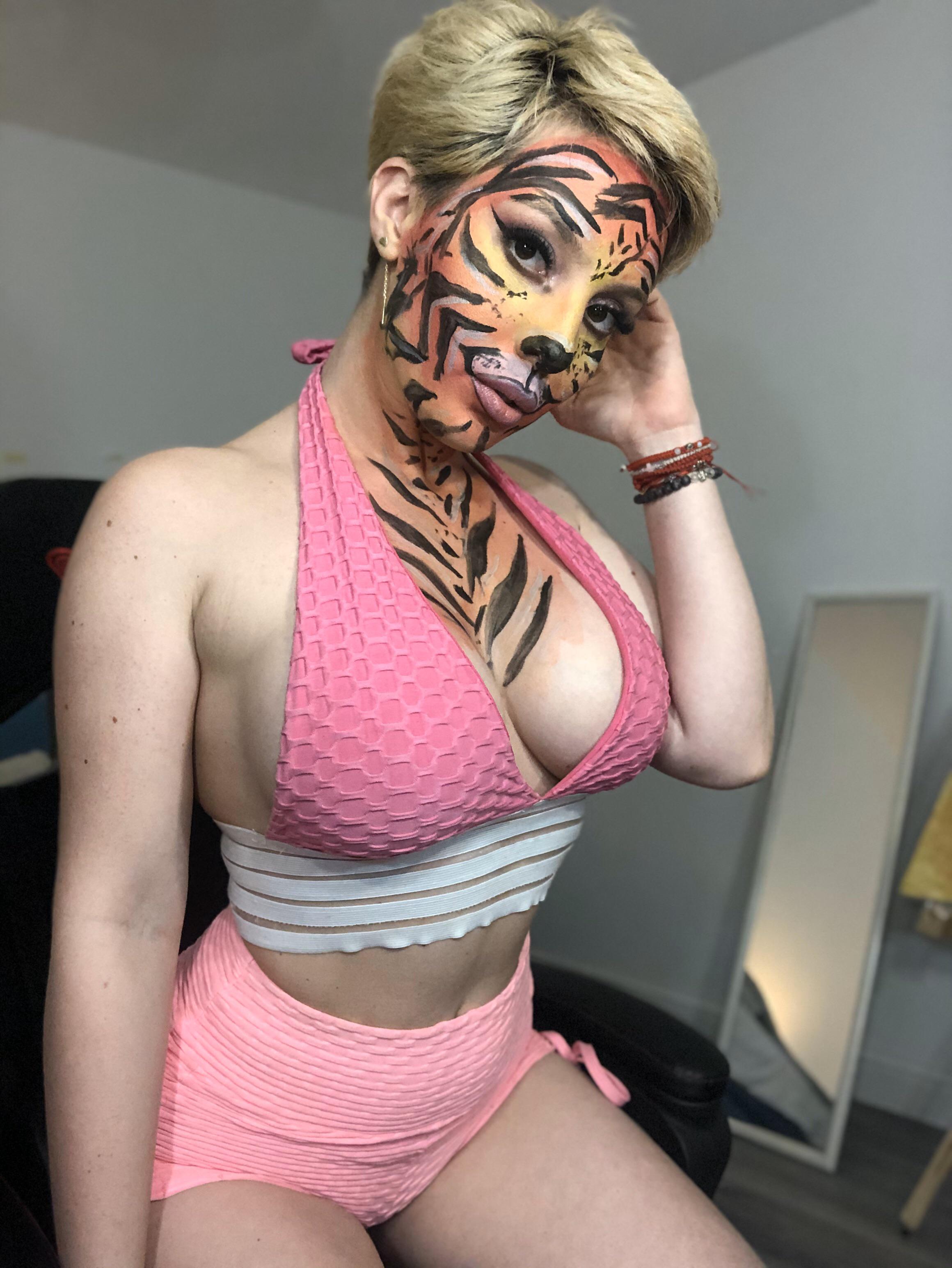 Lion 🔥 | Scrolller